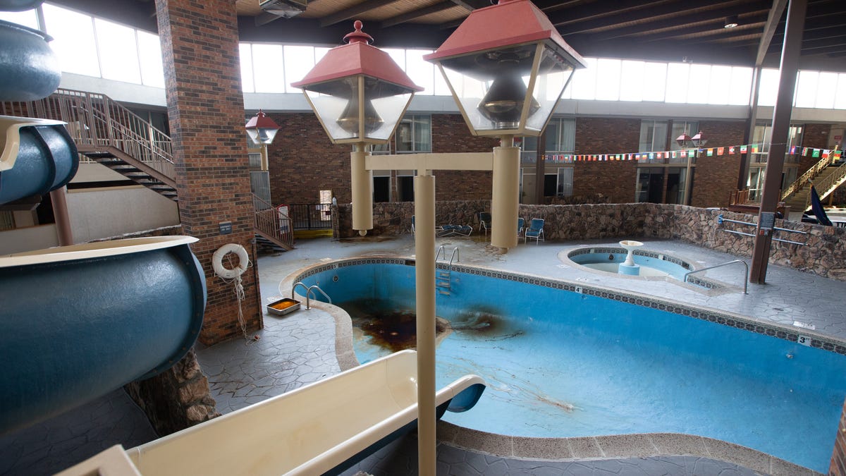 See Topeka Holiday Inn Holidome, Ramada Inn West before renovations