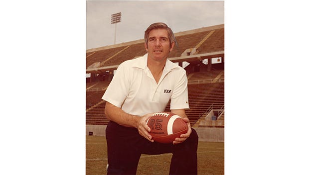 Bobby Collins, football coach of SMU's 'Death Penalty' era, dies at 88