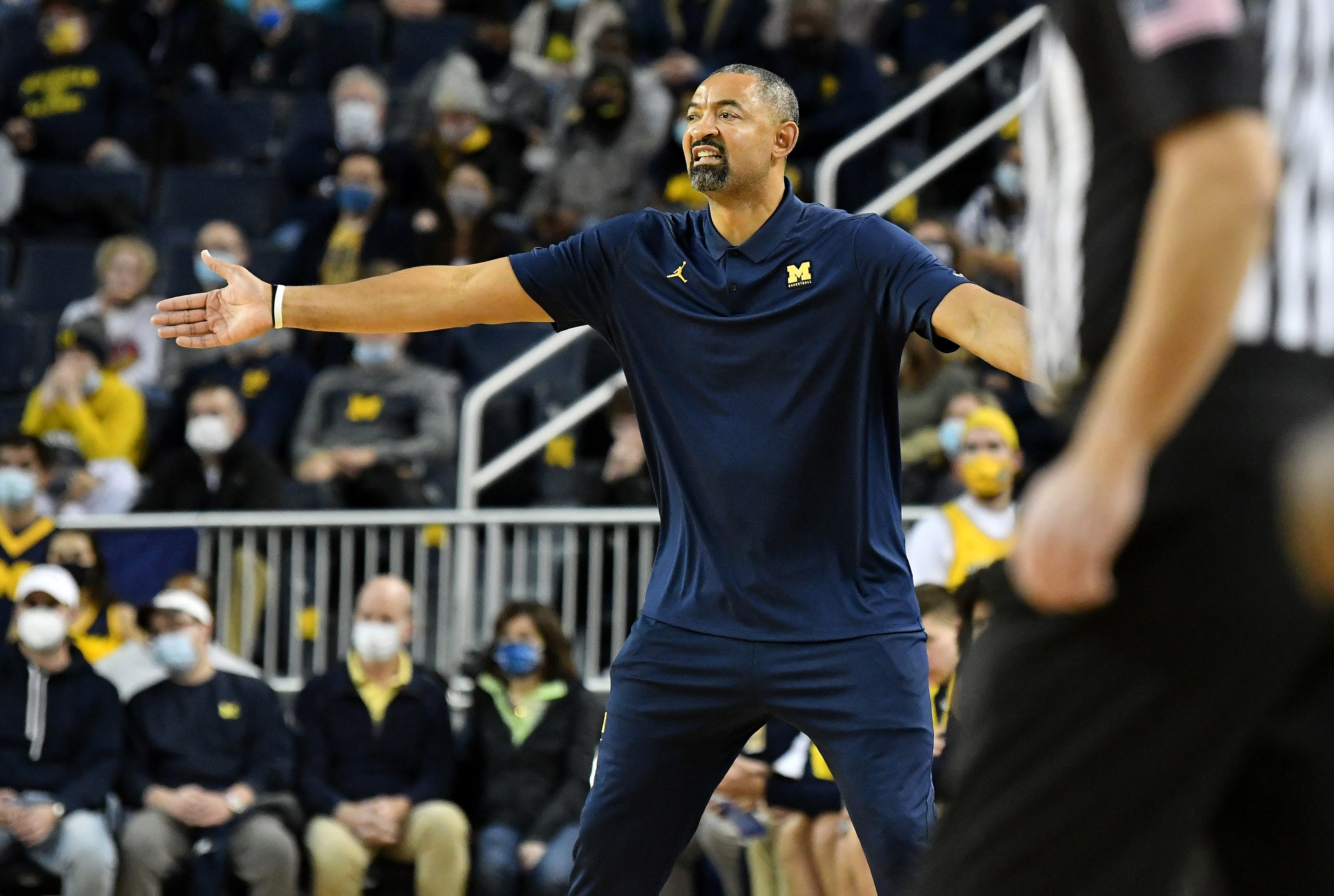 Juwan Howard ready to be the '12th man' at Michigan-Ohio State football ...