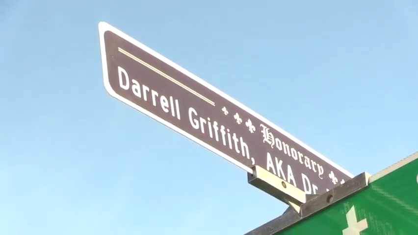 Louisville legend Darrell Griffith honored with street sign