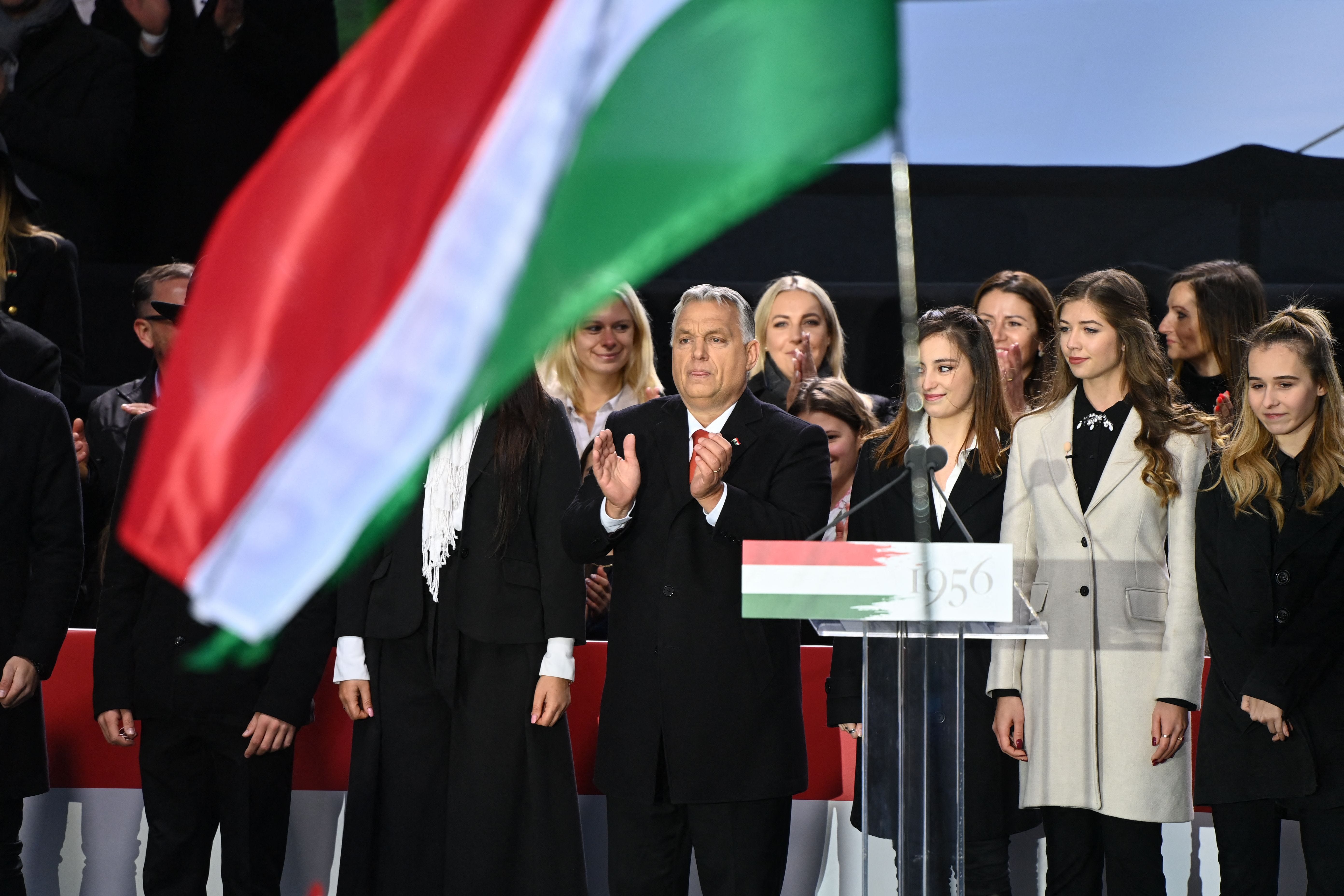 Hungarian leader Viktor Orbán tells conservatives to 'unite forces'