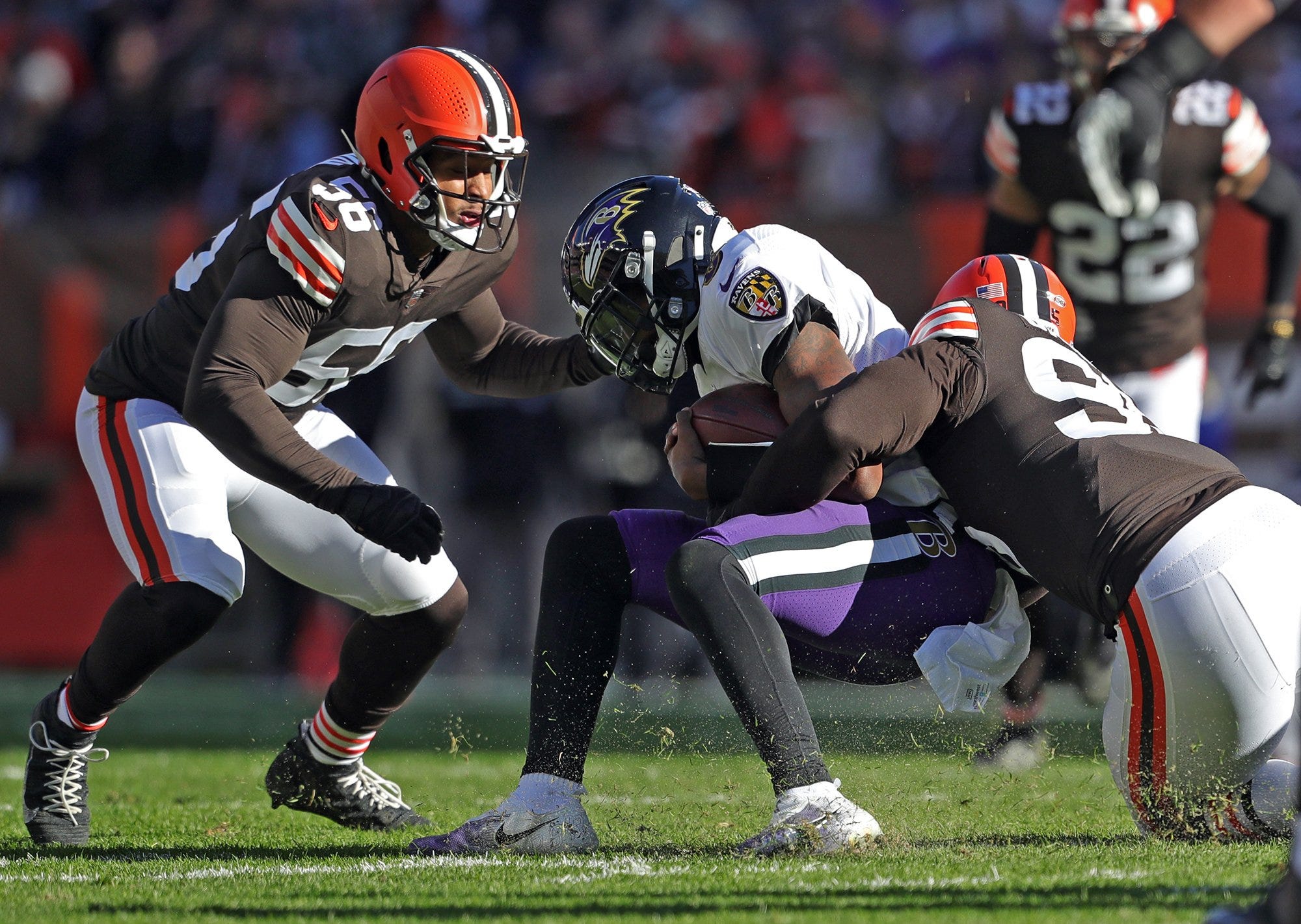 Myles Garrett wants Browns defense 'to put on a show' against Ravens