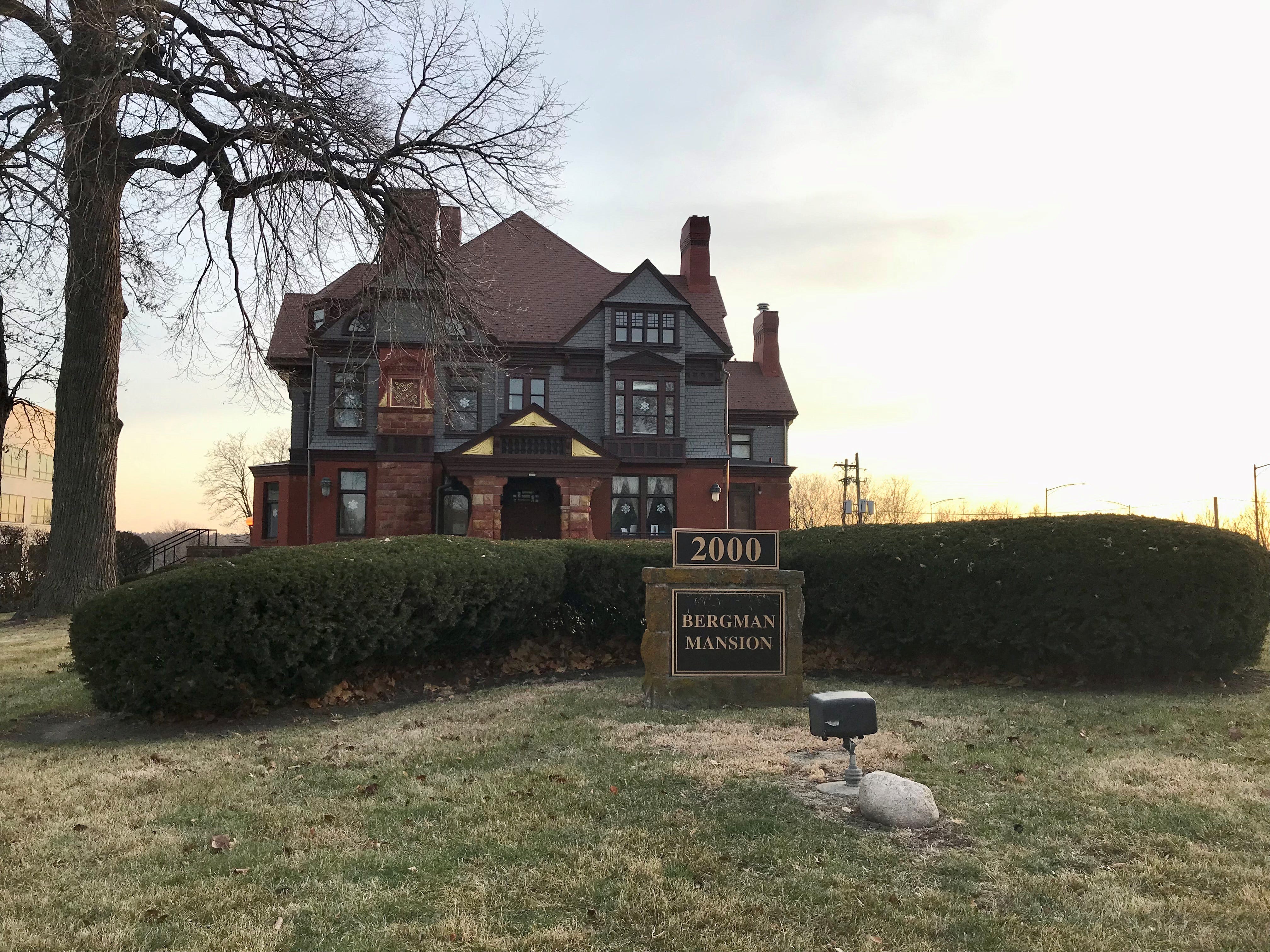 Plastic surgeon Ronald Bergman's license suspended; lawsuit dropped