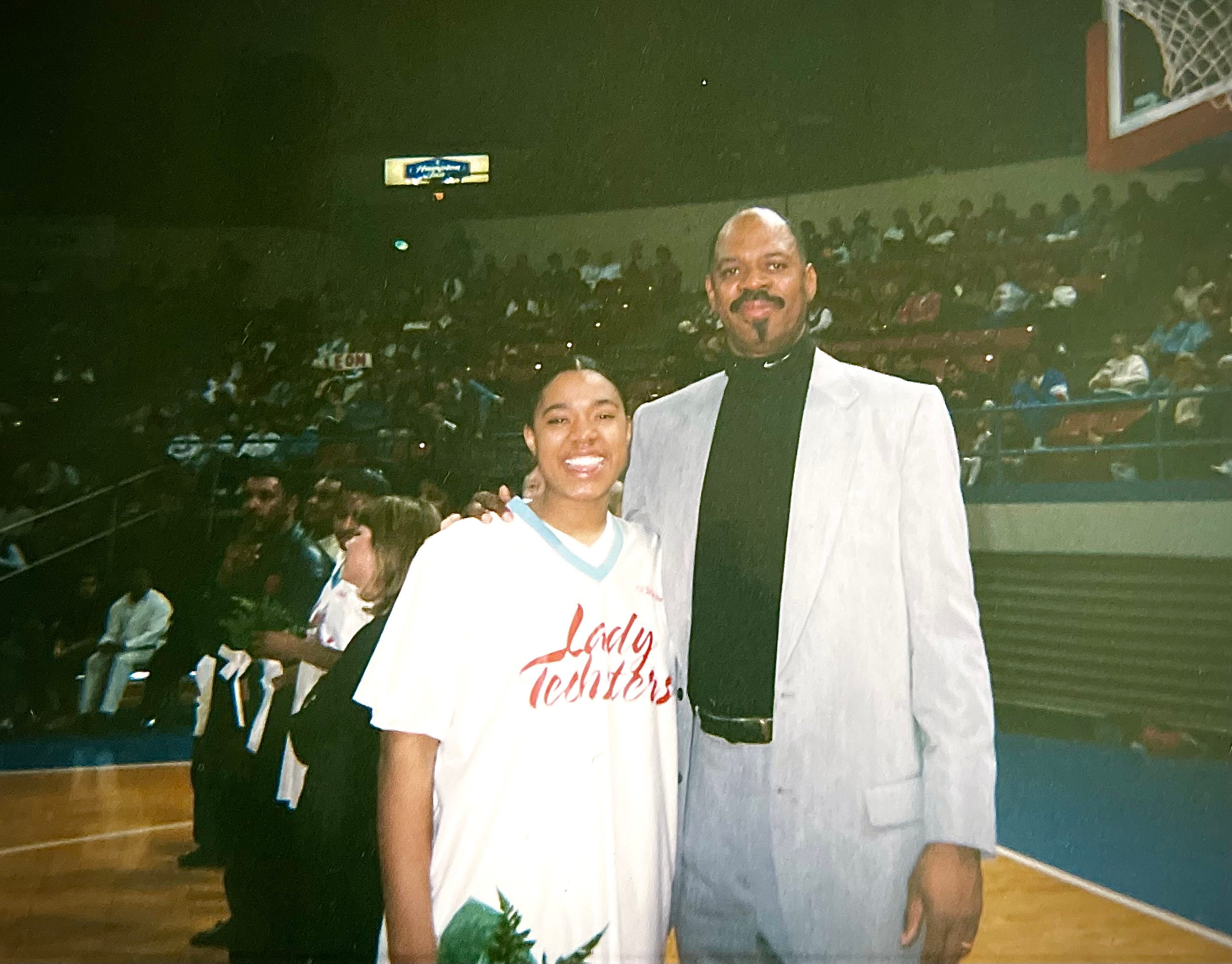 Artis Gilmore back on a basketball court, remembering his daughter
