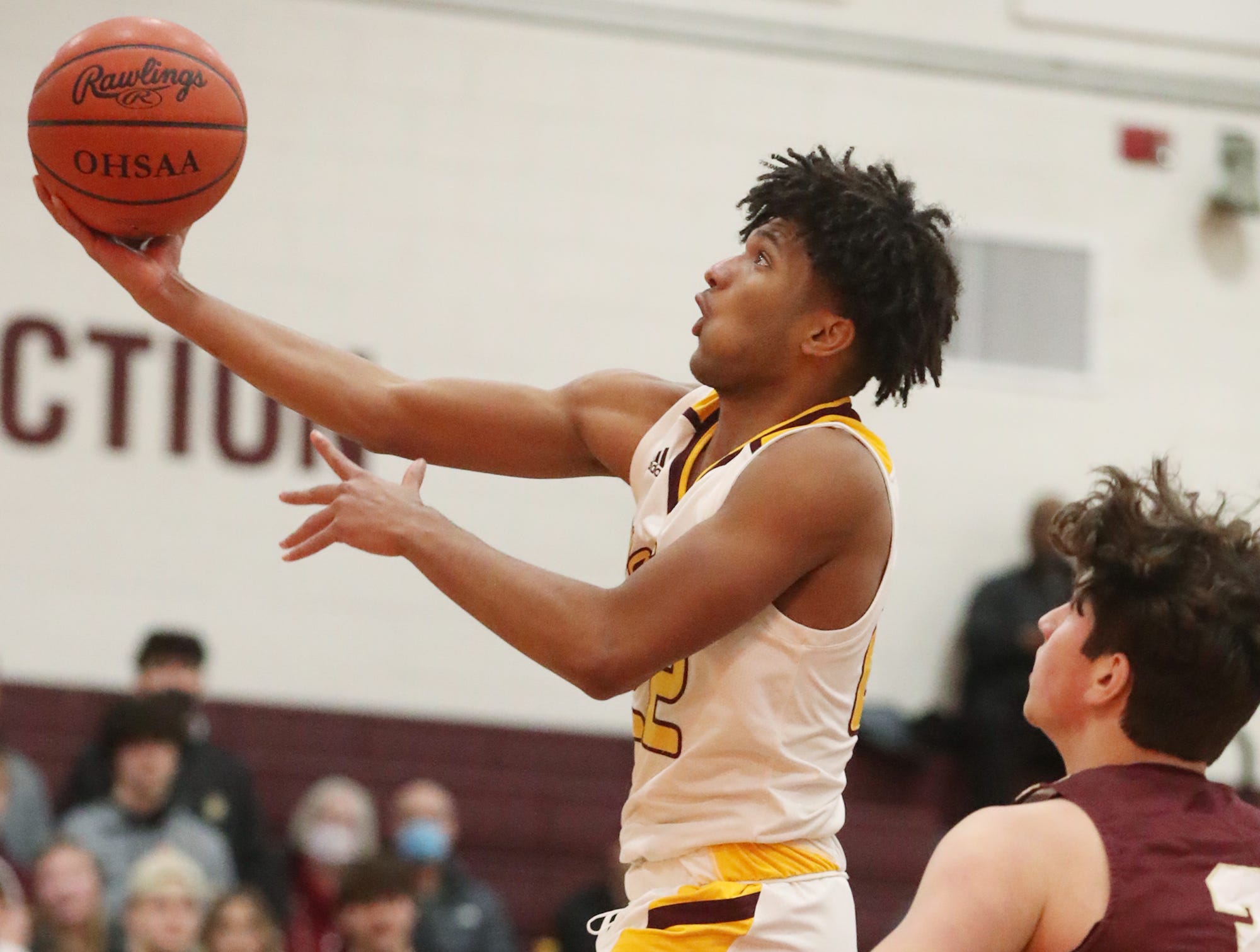 Walsh Jesuit grinds out win over Stow in boys basketball