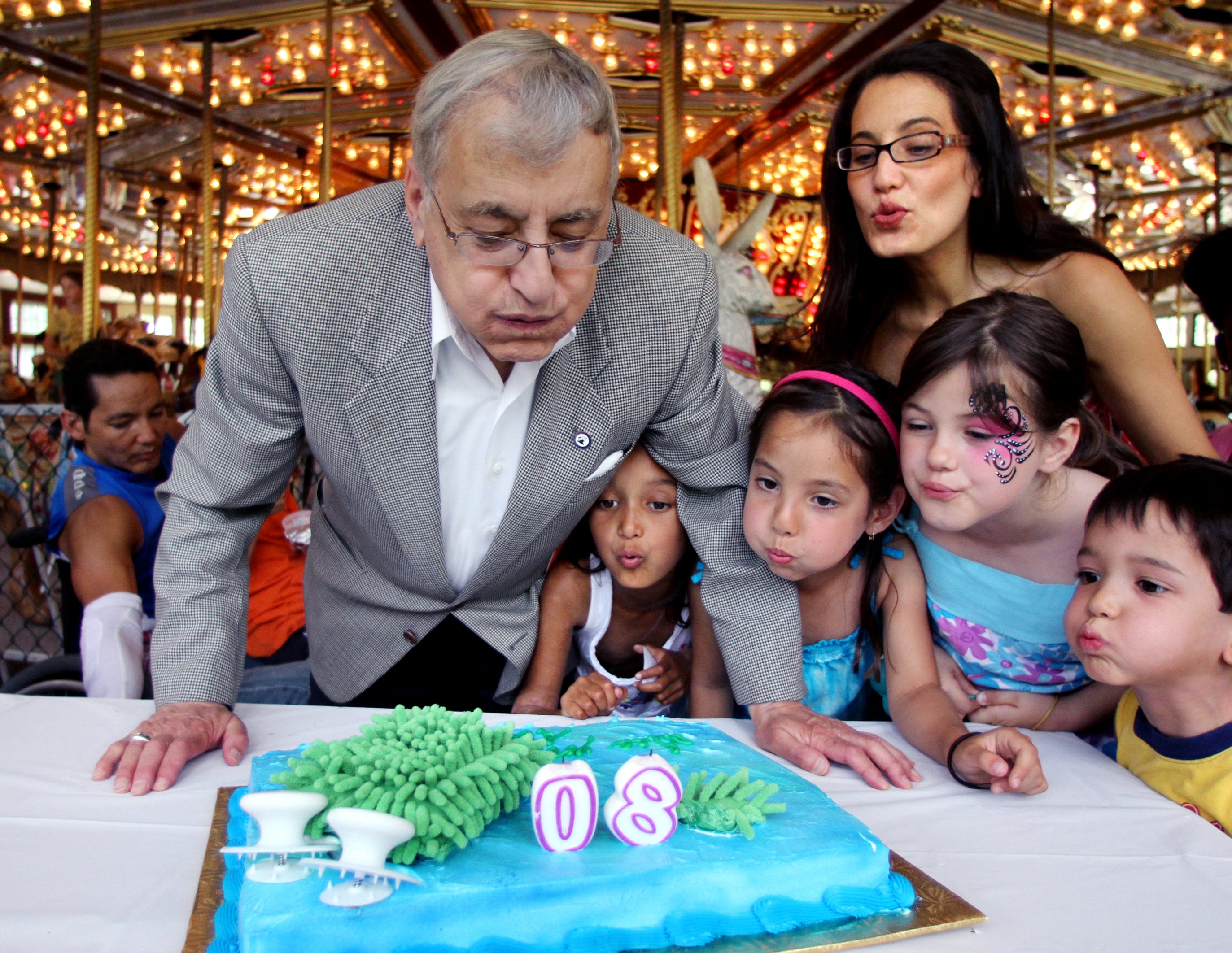 Alan Shawn Feinstein donates millions to highlight message of kindness