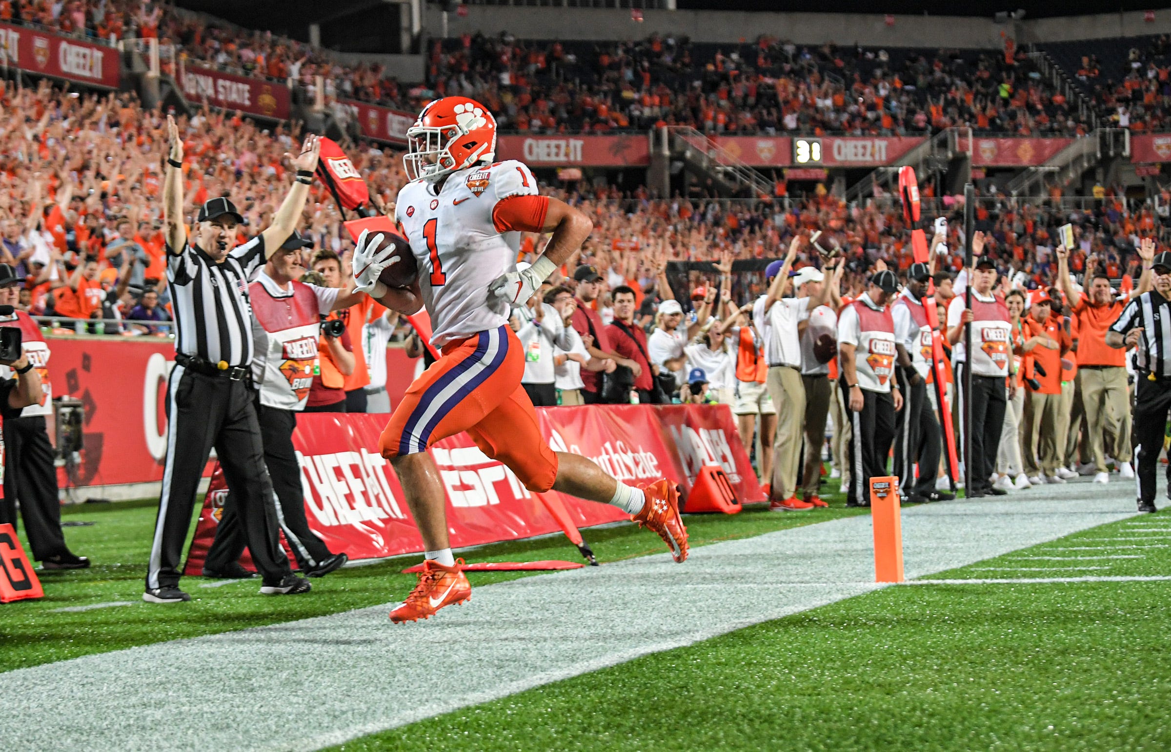 Game blog: Observations after Clemson's nail-biting win vs. Iowa State