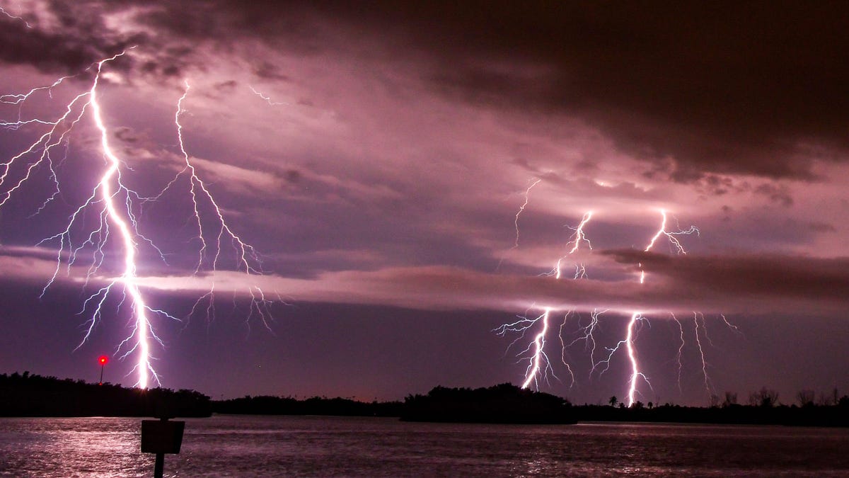 Lightning, tornadoes and wild storms: Incredible weather photos