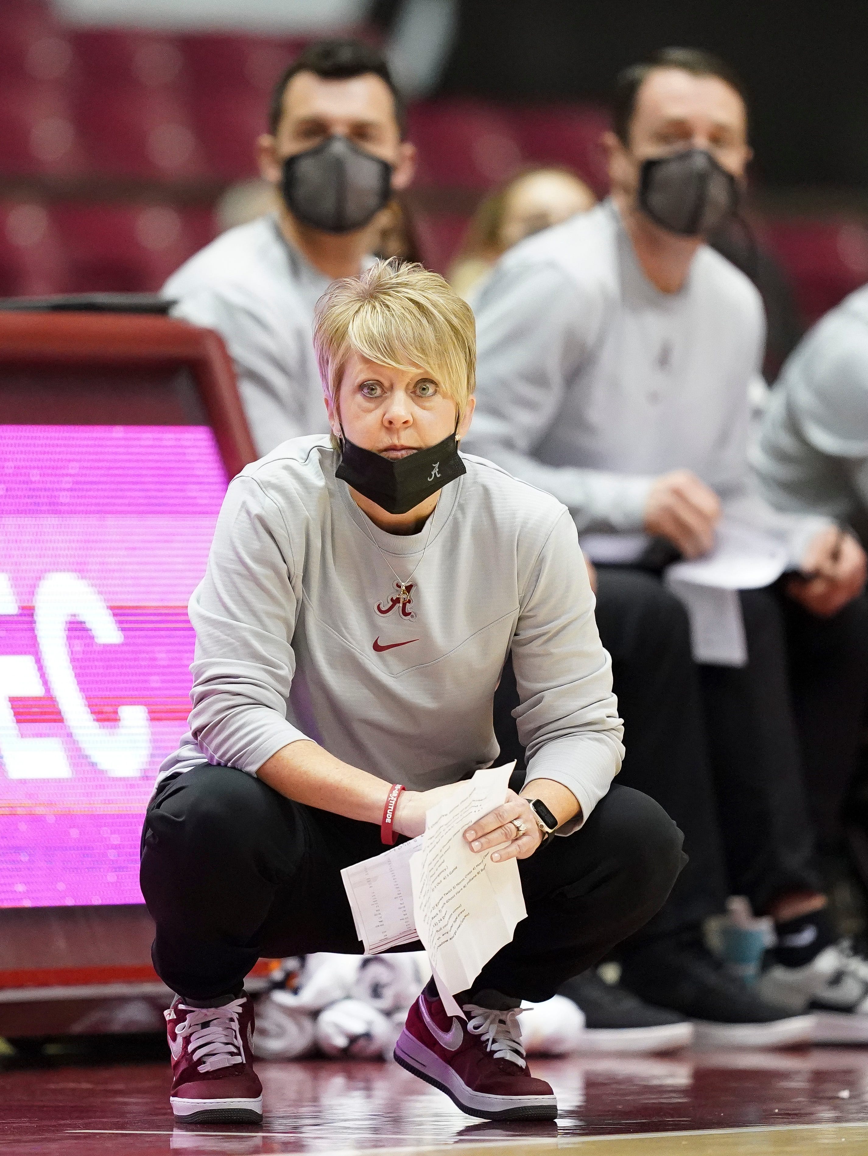 Alabama coach Kristy Curry is a basketball mom to daughter Kendall