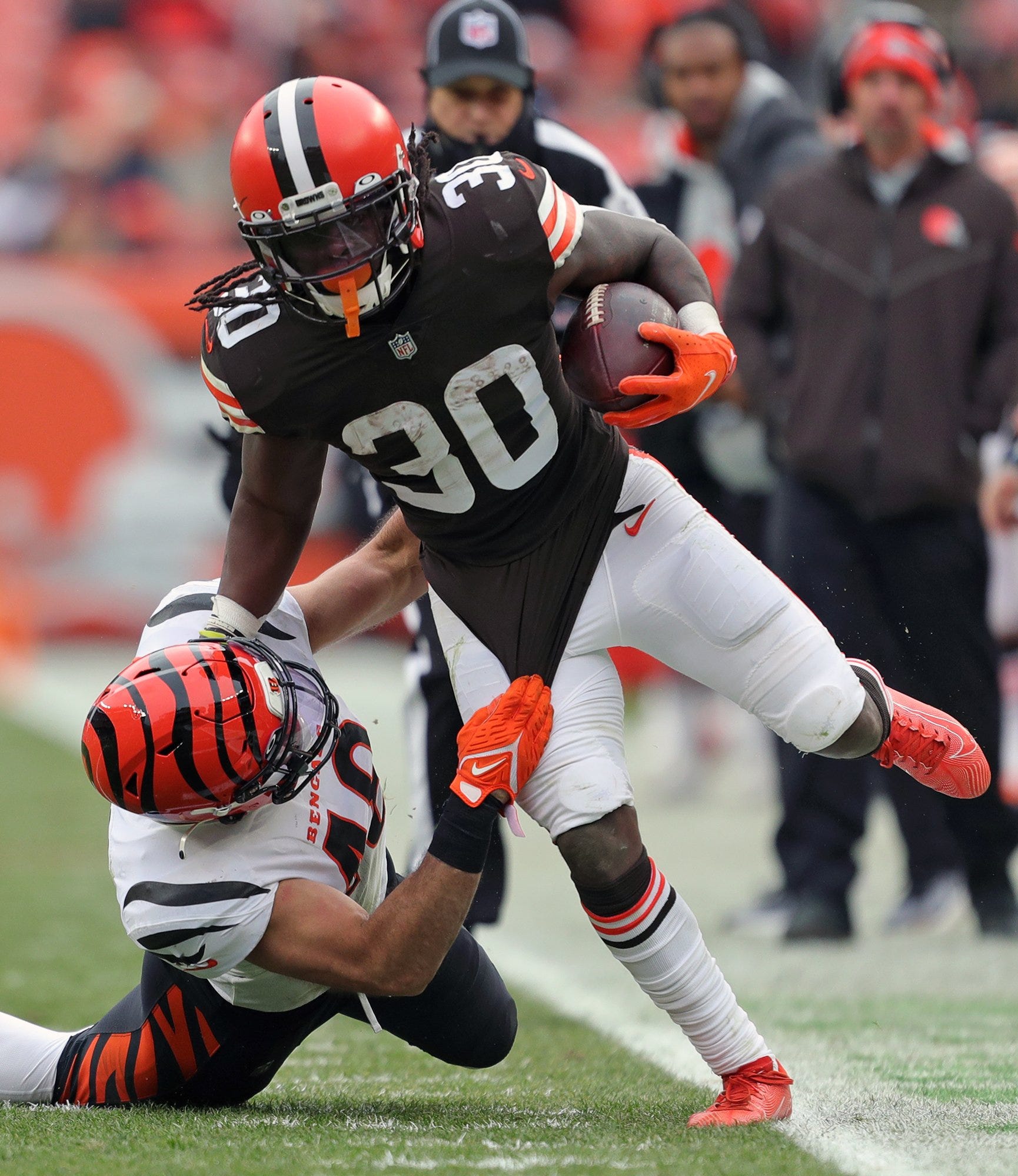 Doug Dieken signs off as Browns radio color man in win over Bengals