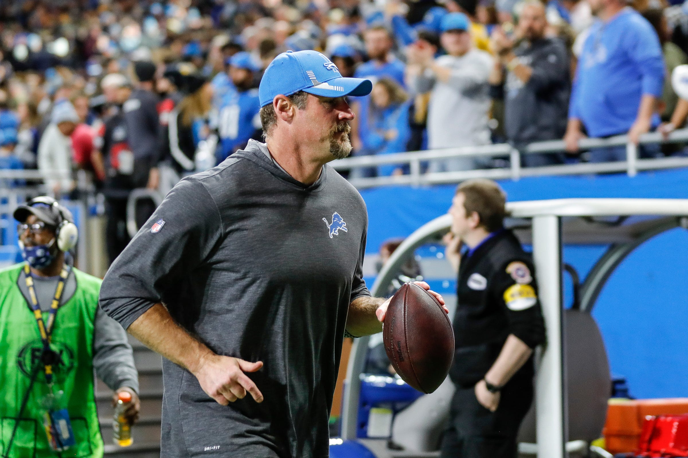 Detroit Lions' Dan Campbell open to calling plays in 2022