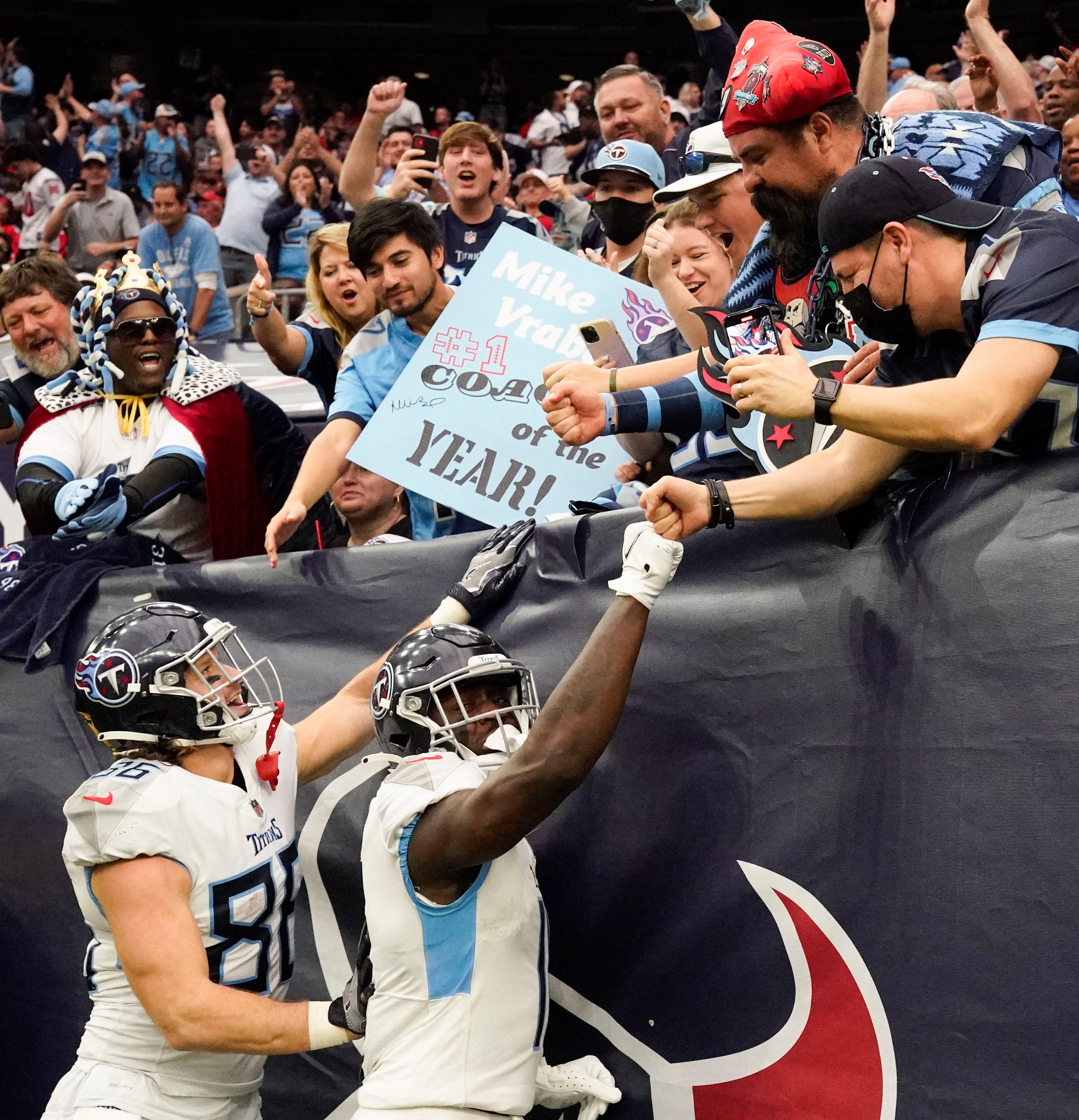 Fans react to Tennessee Titans winning AFC No.1 playoff seed