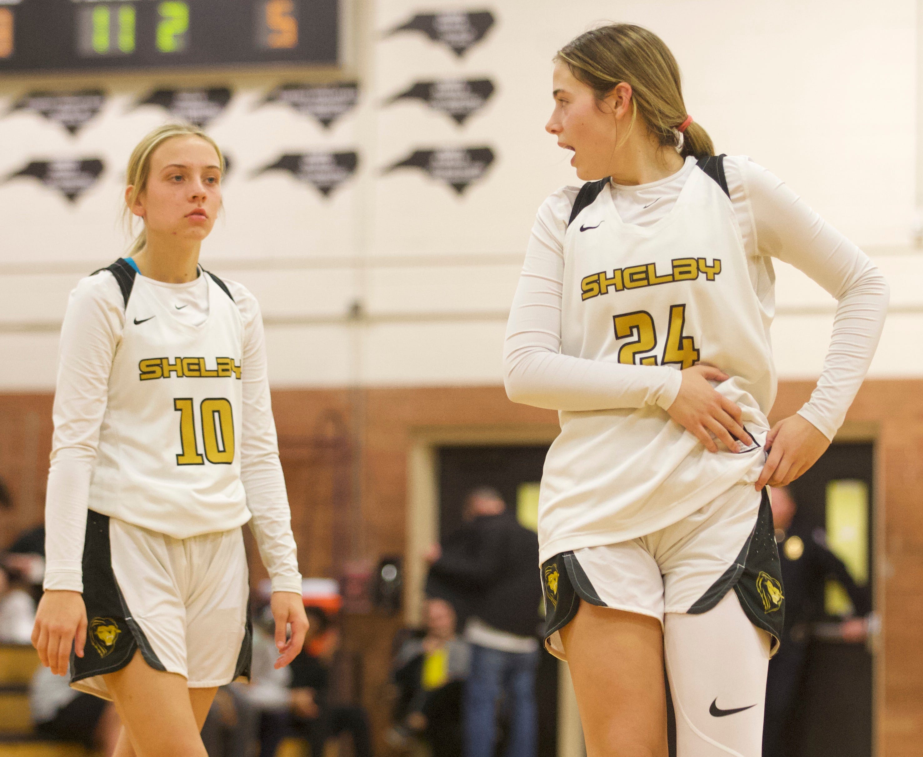 Shelby girls hoops' Kate and Ally Hollifield making most of final act