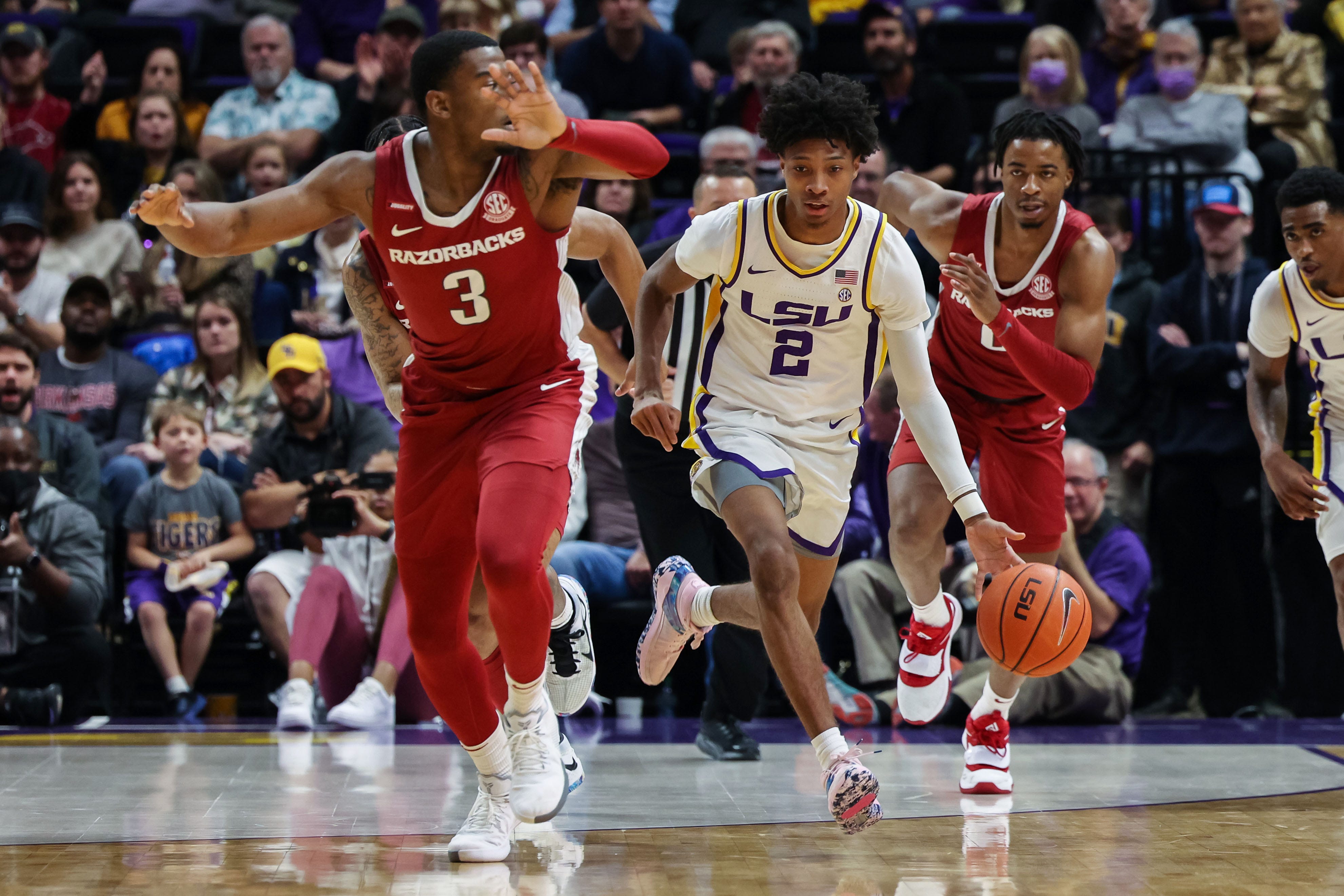 No. 12 LSU basketball loses to Arkansas; Devonte Davis loses tooth