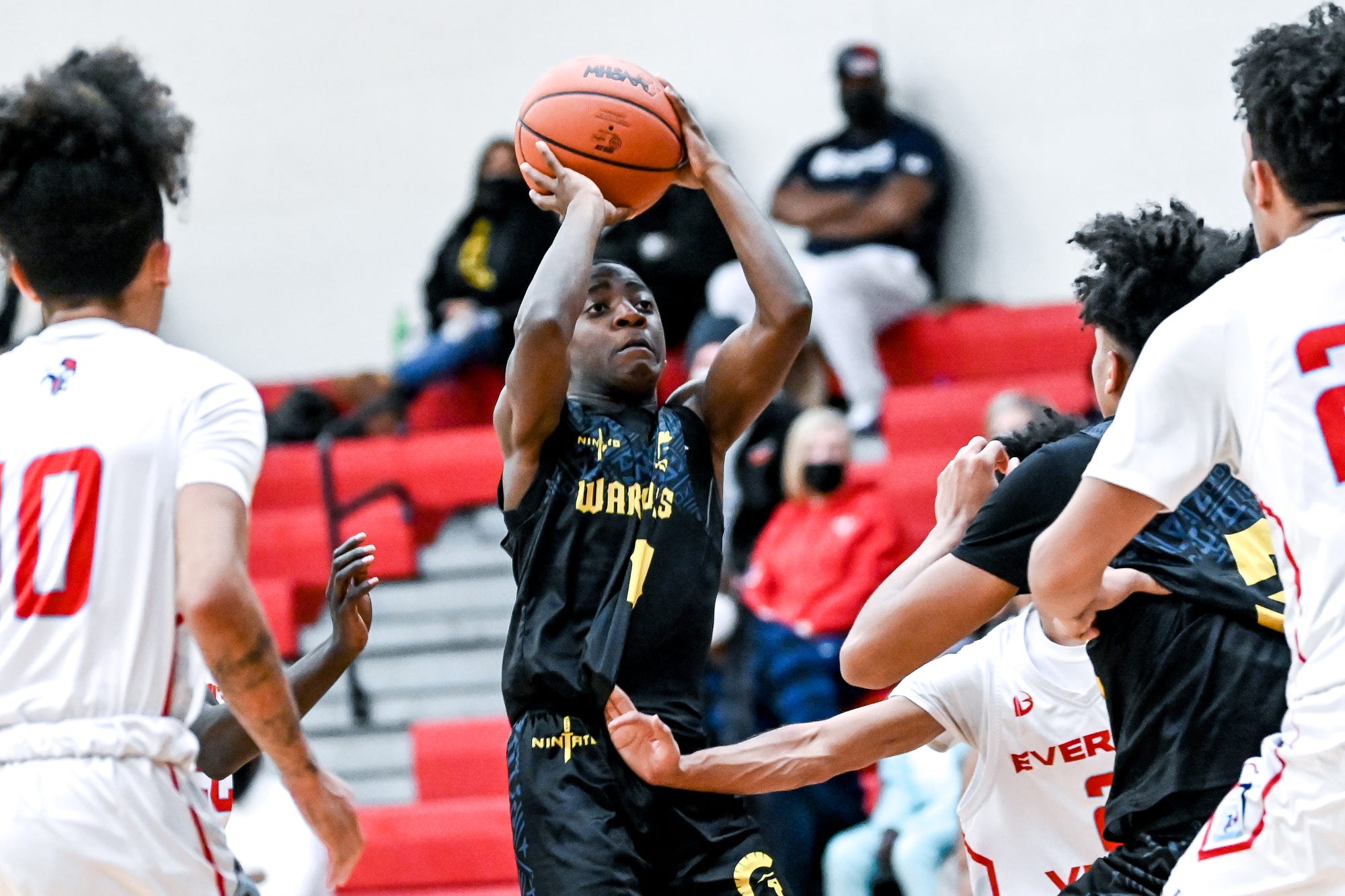 Boys basketball roundup: Waverly, Grand Ledge, Everett prevail