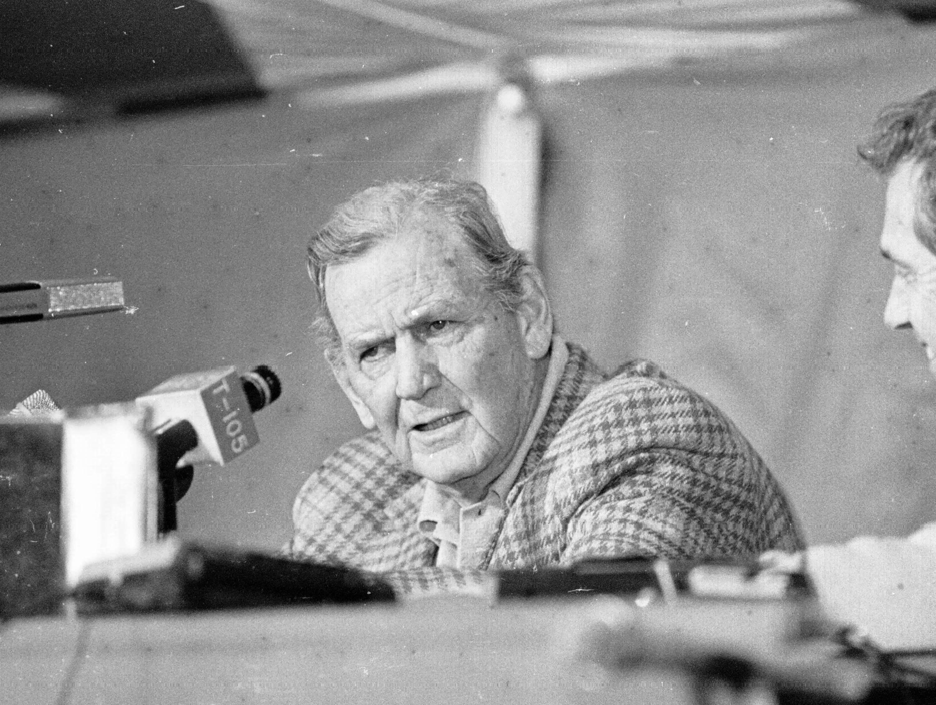 The weight Alabama football carried to deliver 'Bear' Bryant's last win