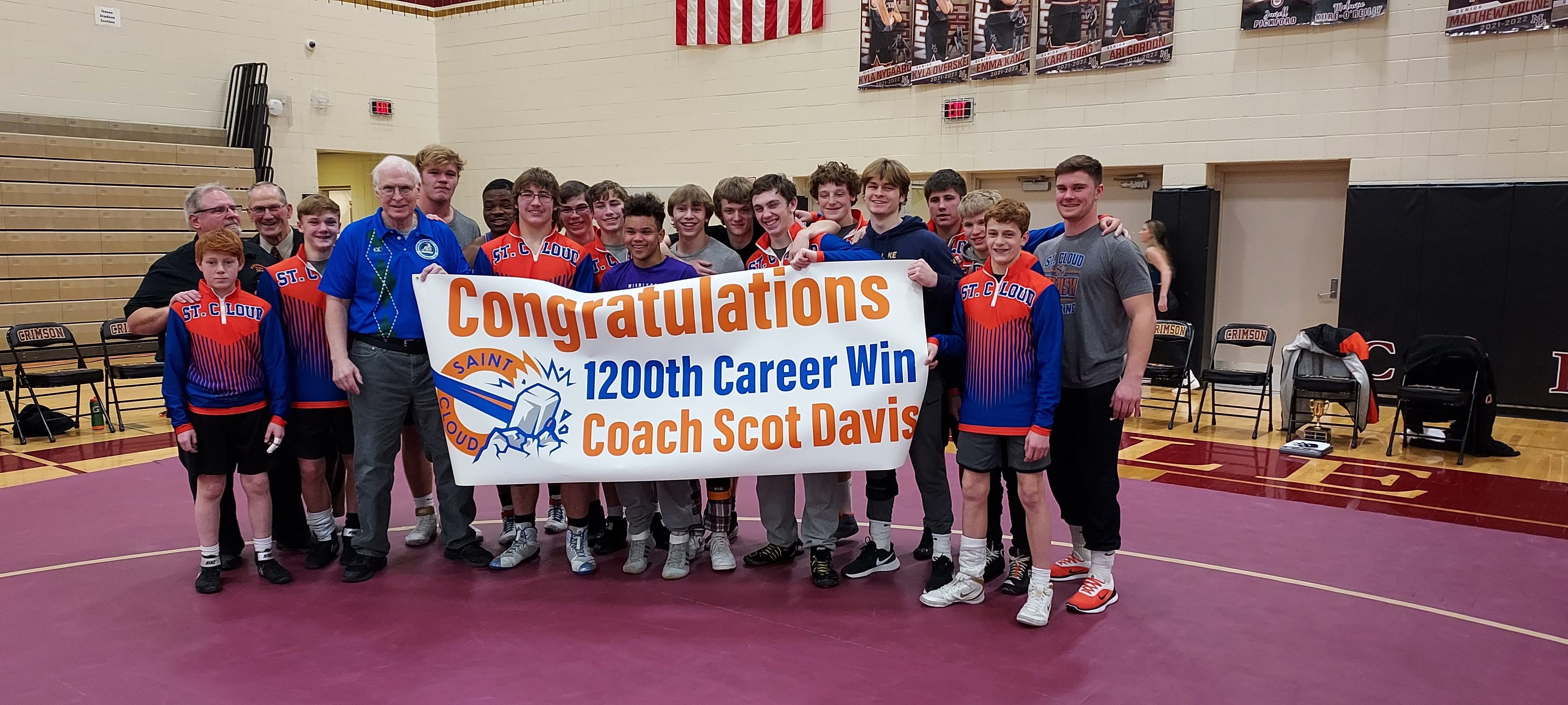 St. Cloud High School wrestling coach Scot Davis records 1200th win