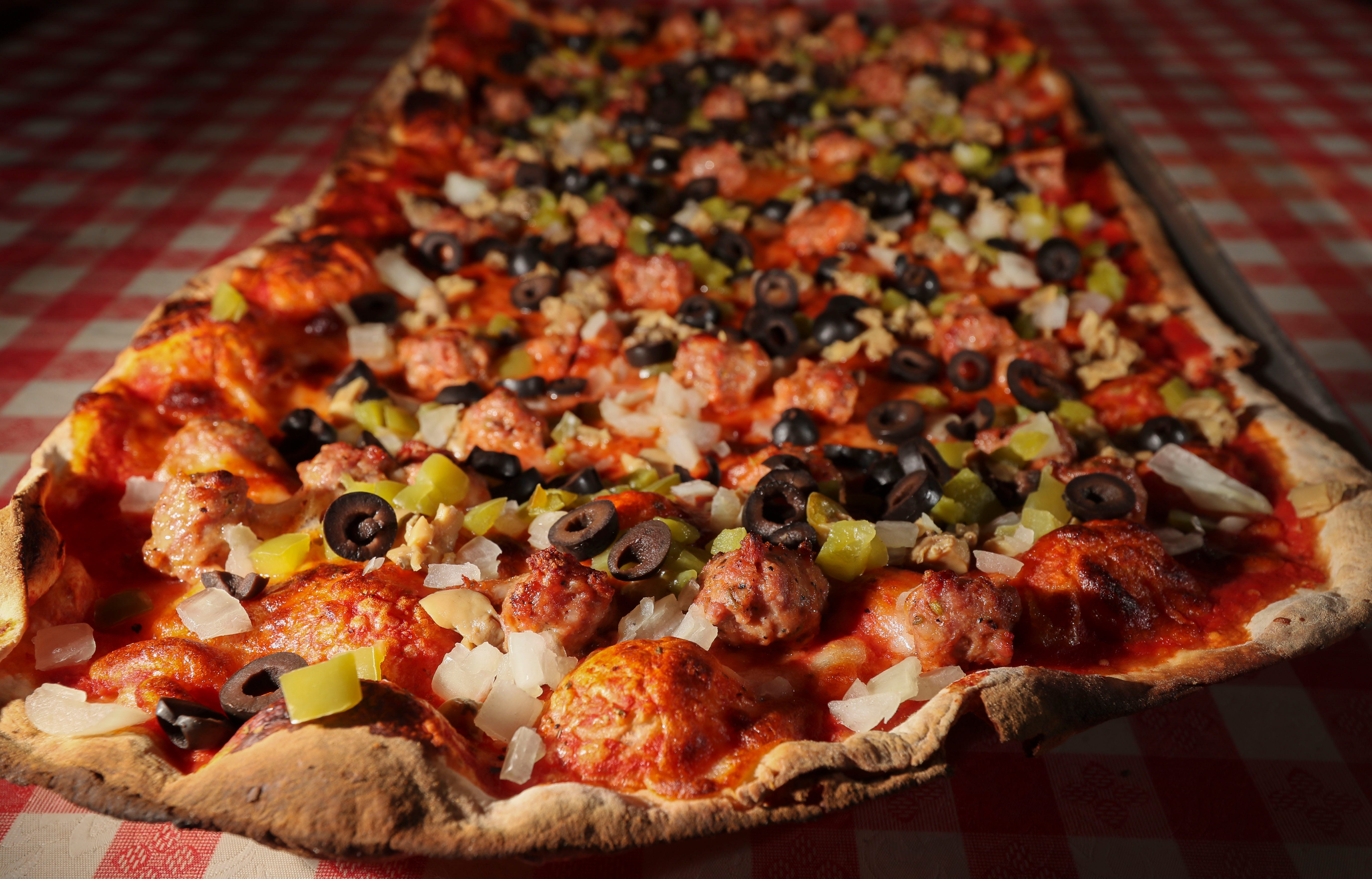 Maria's Pizza on Milwaukee's southwest side closes June 26