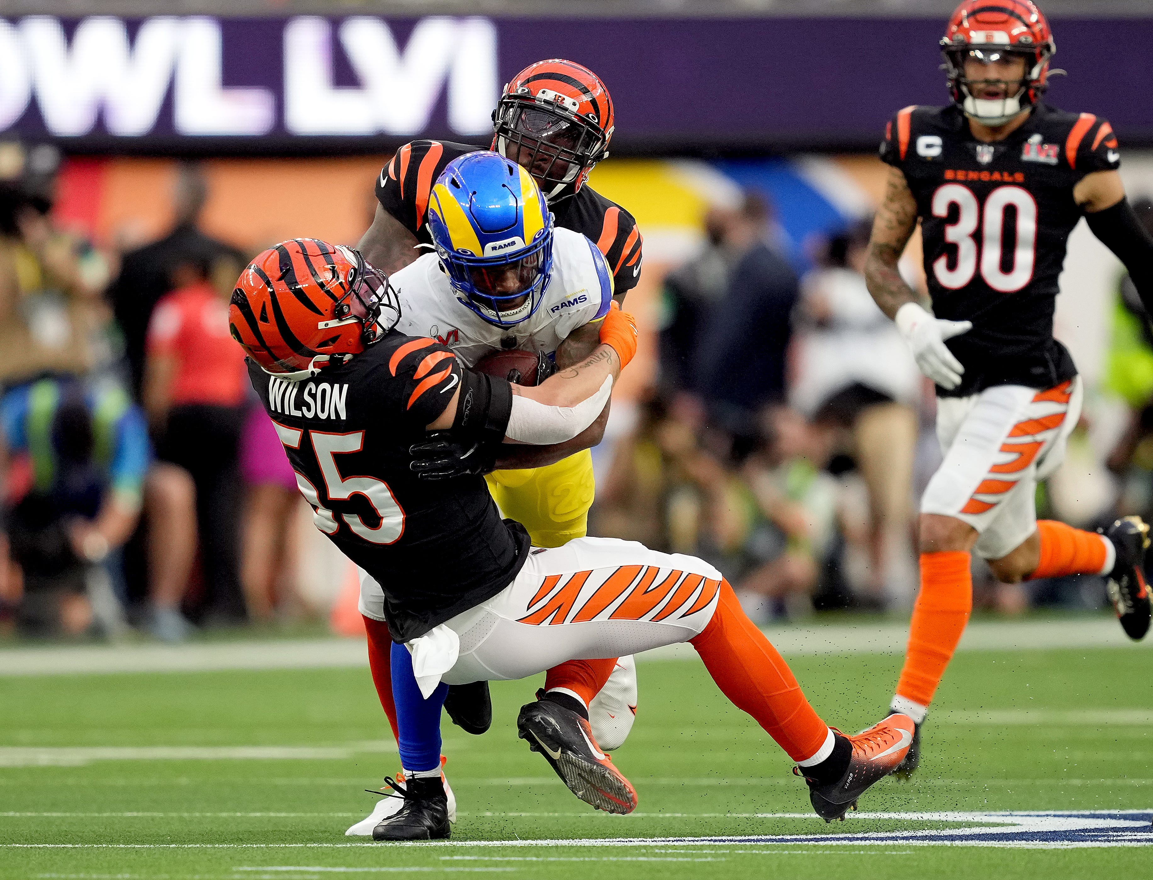 Bengals holding penalty sustains Rams' scoring drive in Super Bowl
