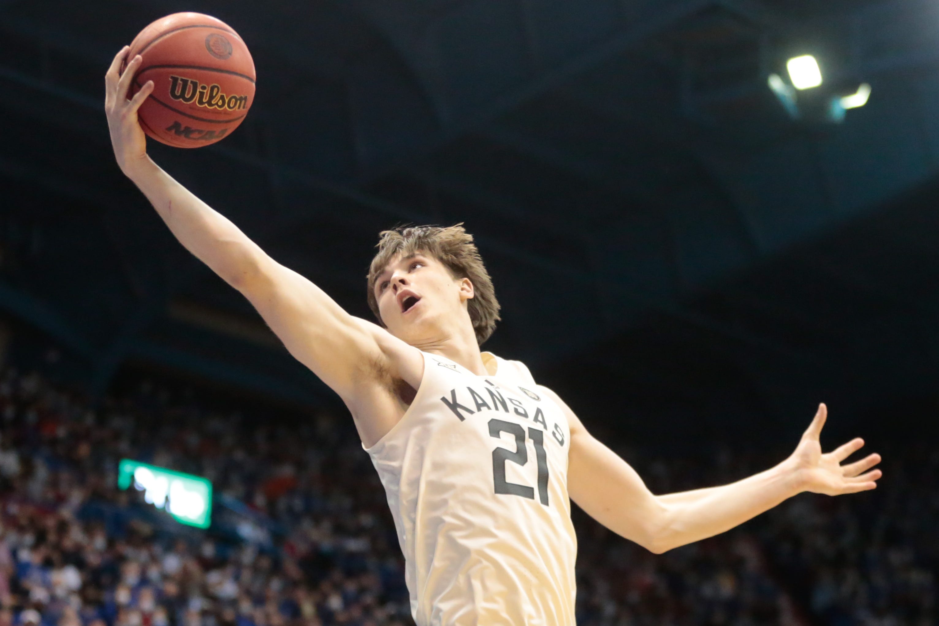 Kansas forward Zach Clemence talks Jayhawks as team's summer starts