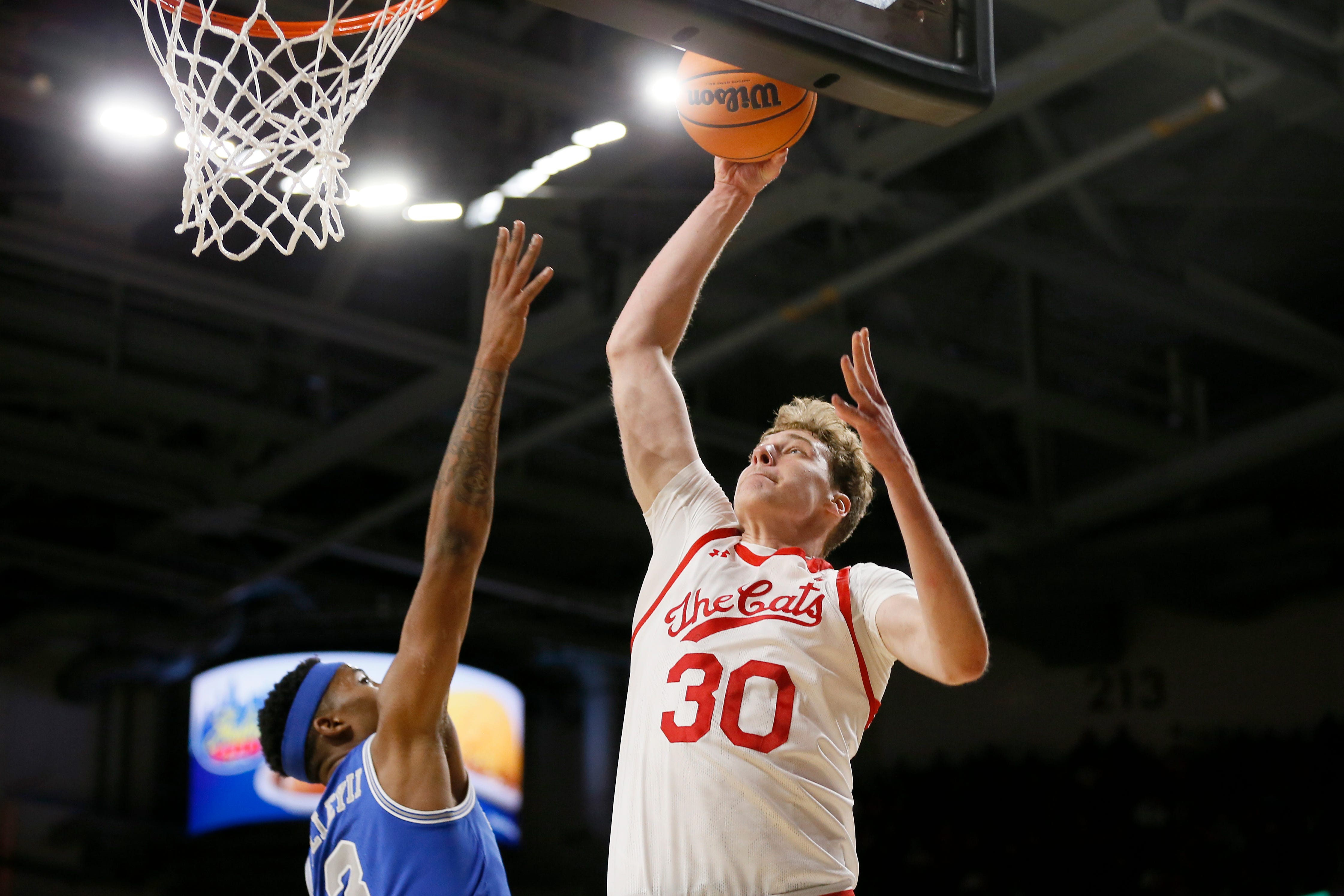 Cincinnati basketball: Bearcats fall to Memphis 81-74 on '70s night