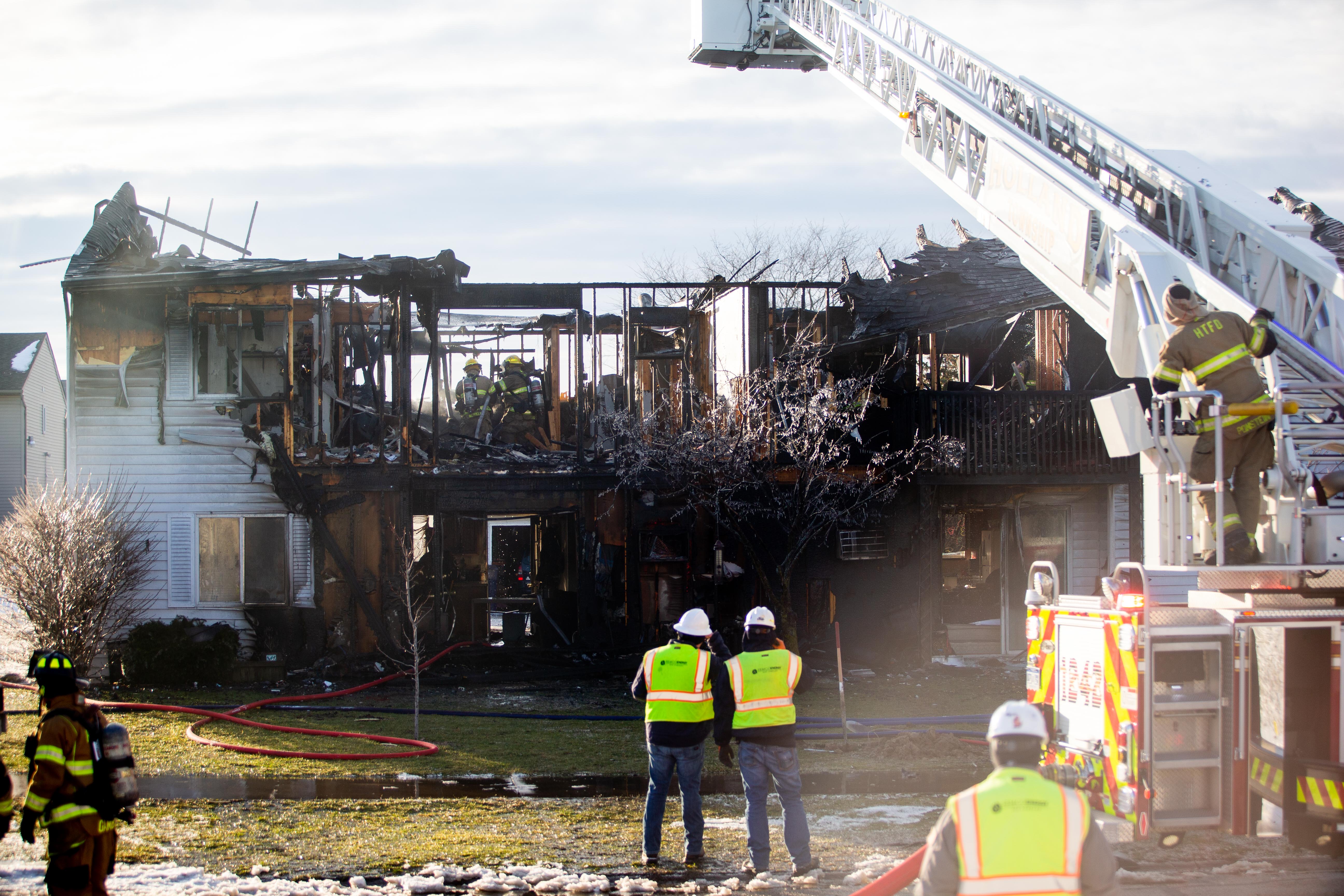 Ten residents displaced after fire destroys apartment building in Holland