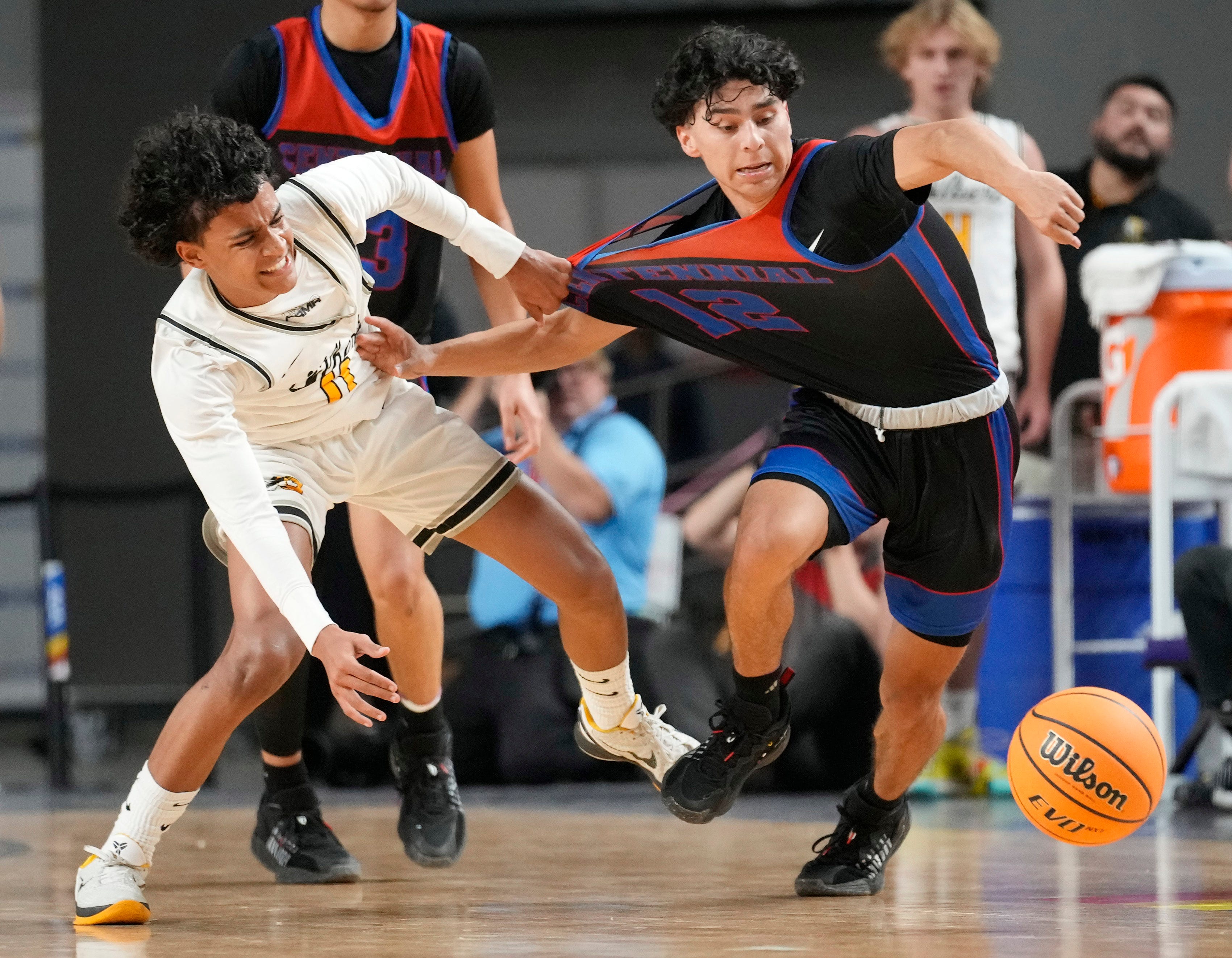 Emery Young's 3 in final minute fuels Centennial's upset of Gilbert for ...