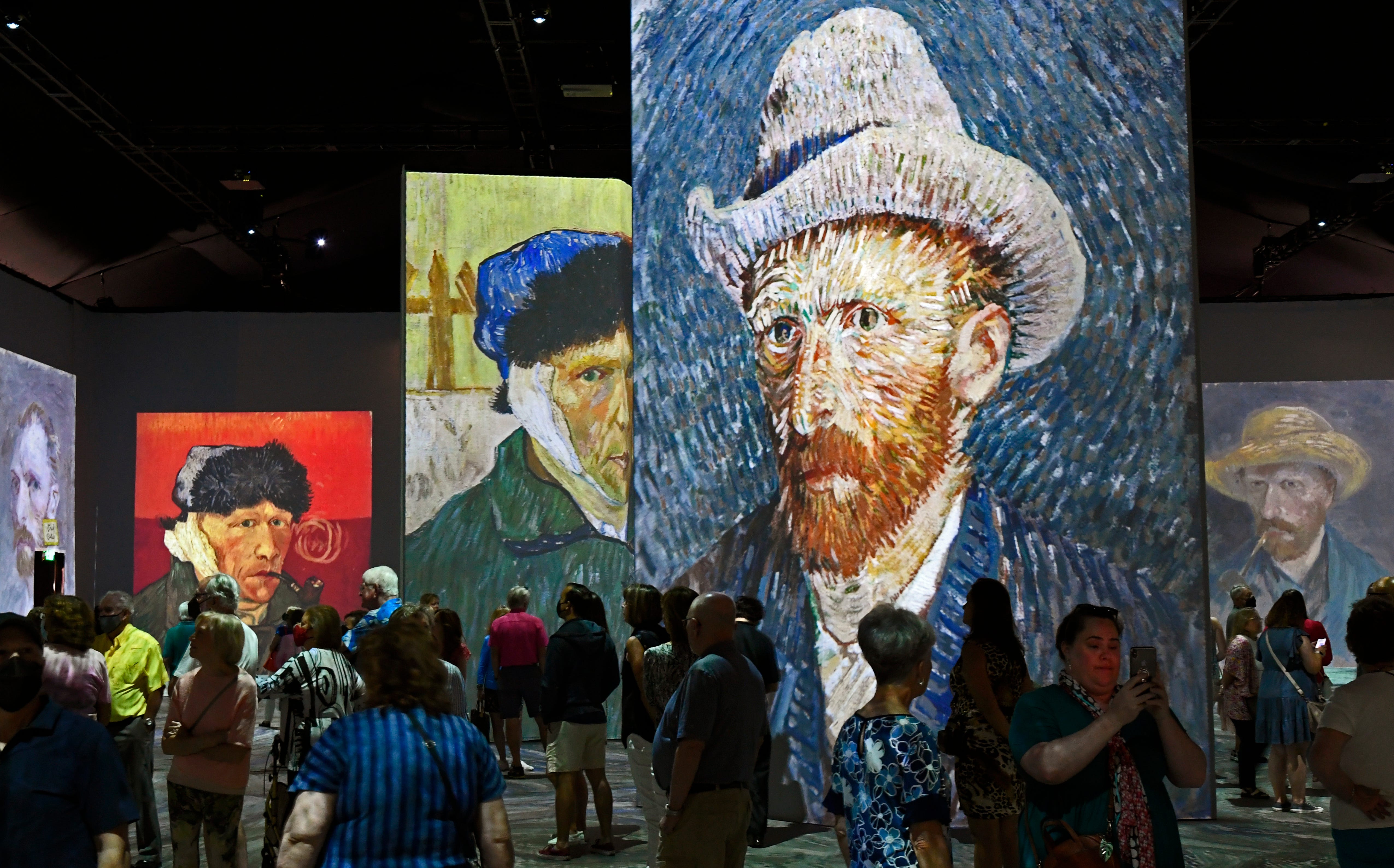 Van Gogh exhibit Sarasota: See past artist’s pain at immersive experience