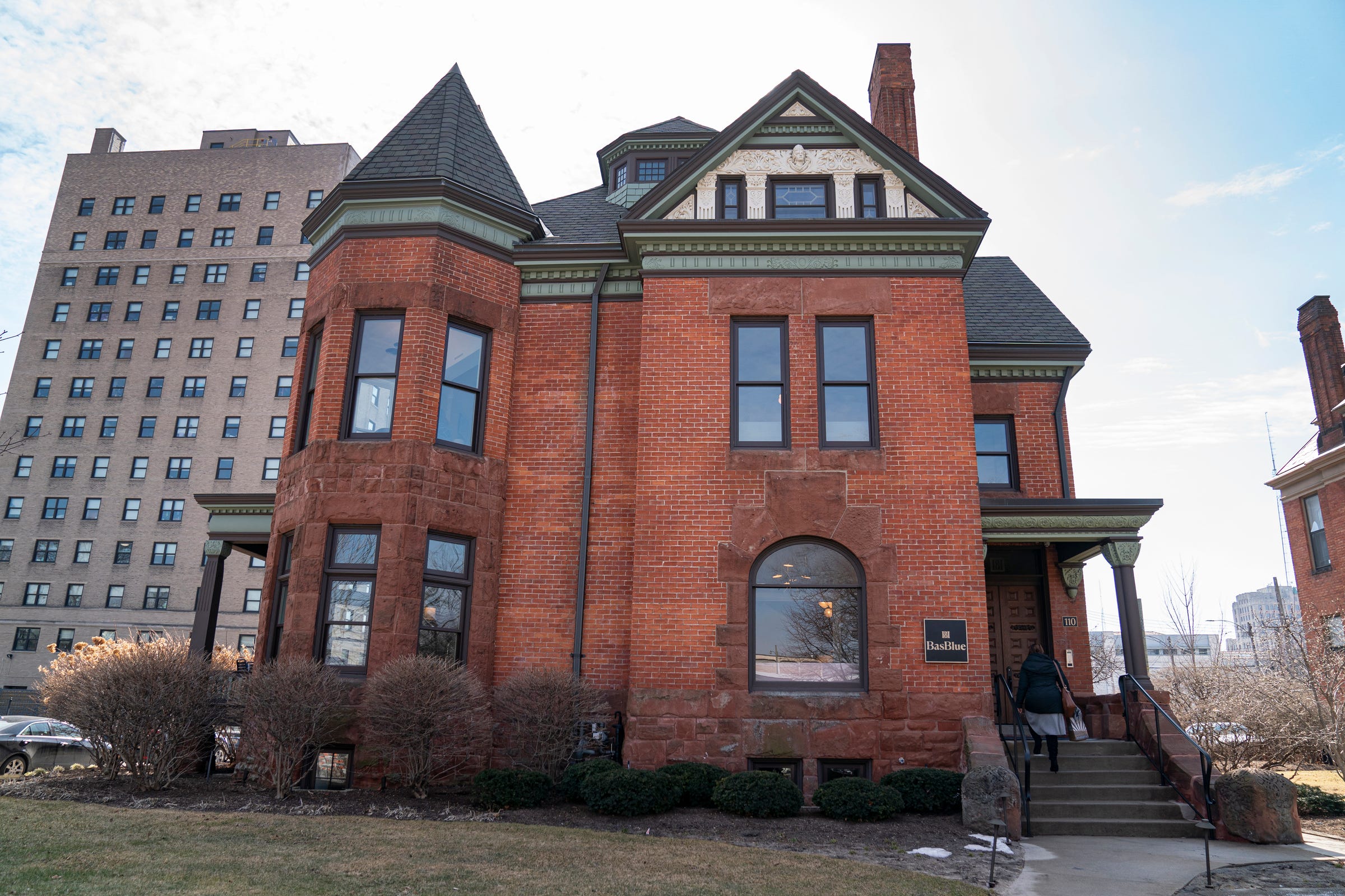 BasBlue Cafe inside old Detroit mansion is owned, operated by women