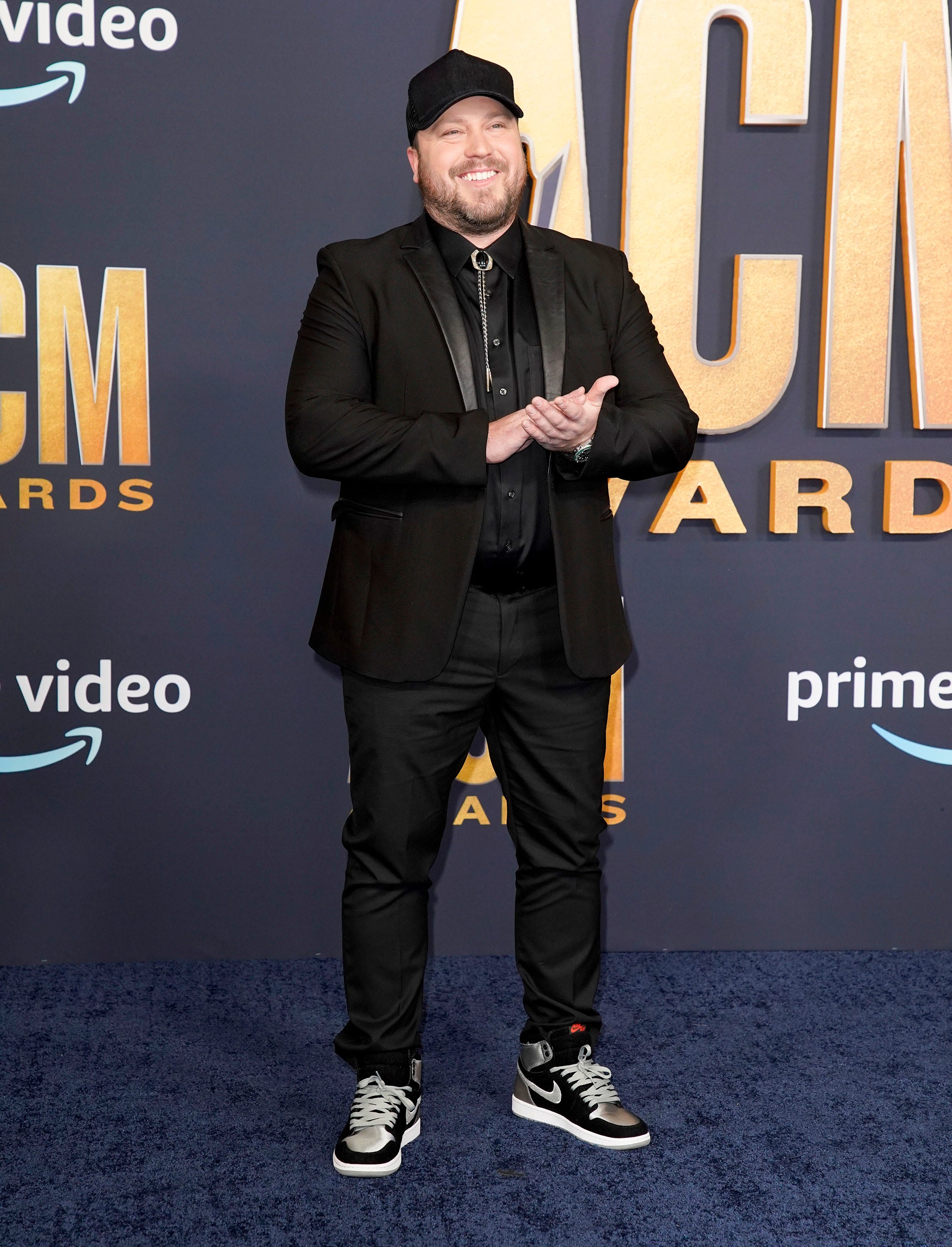 Mitchell Tenpenny goes 'Heavy' on his new album: Interview