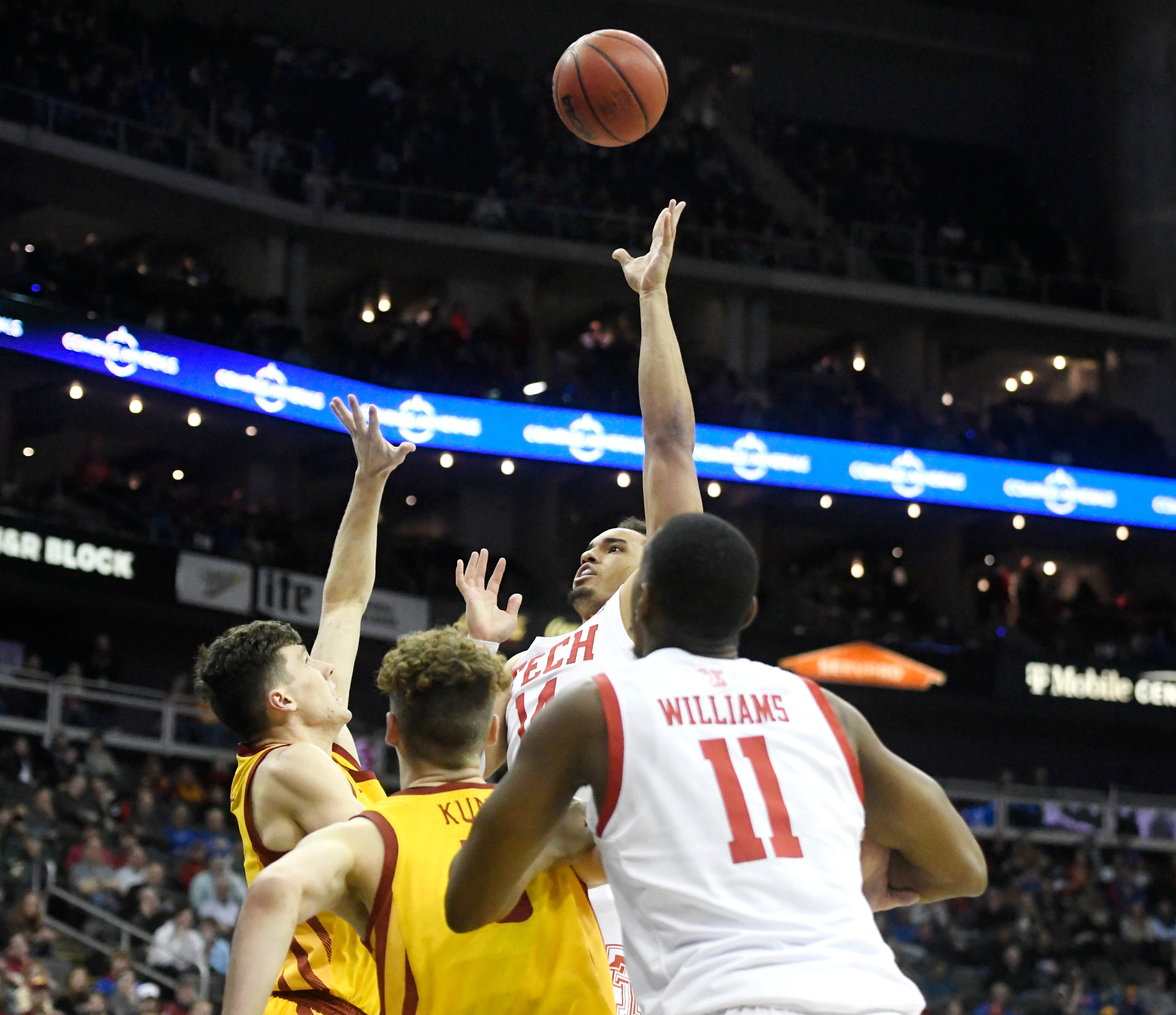 Texas Tech basketball rolls at the Big 12 Tournament. Twitter says?