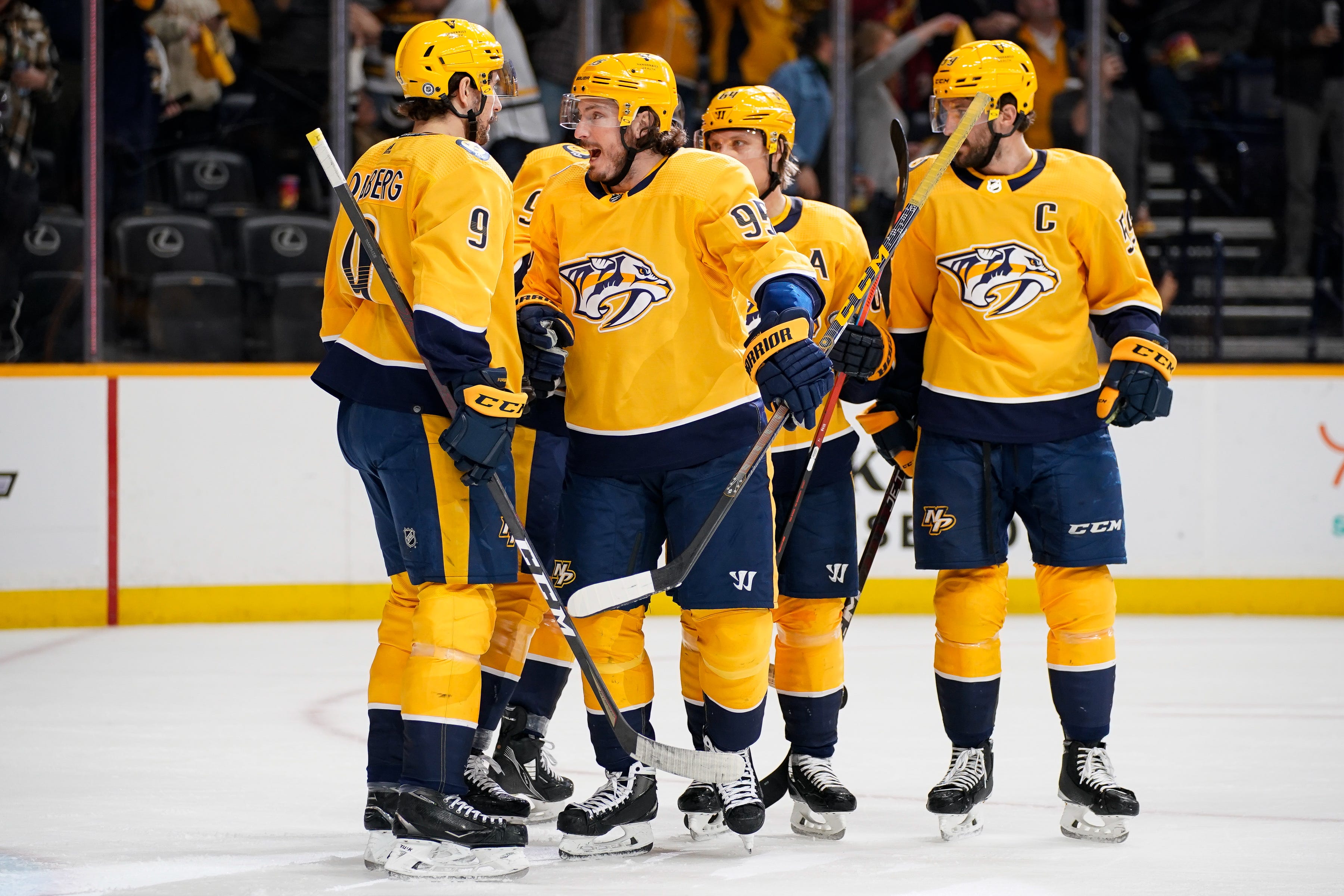 Nashville Preds' Matt Duchene's kids cheer for his goal against Blues