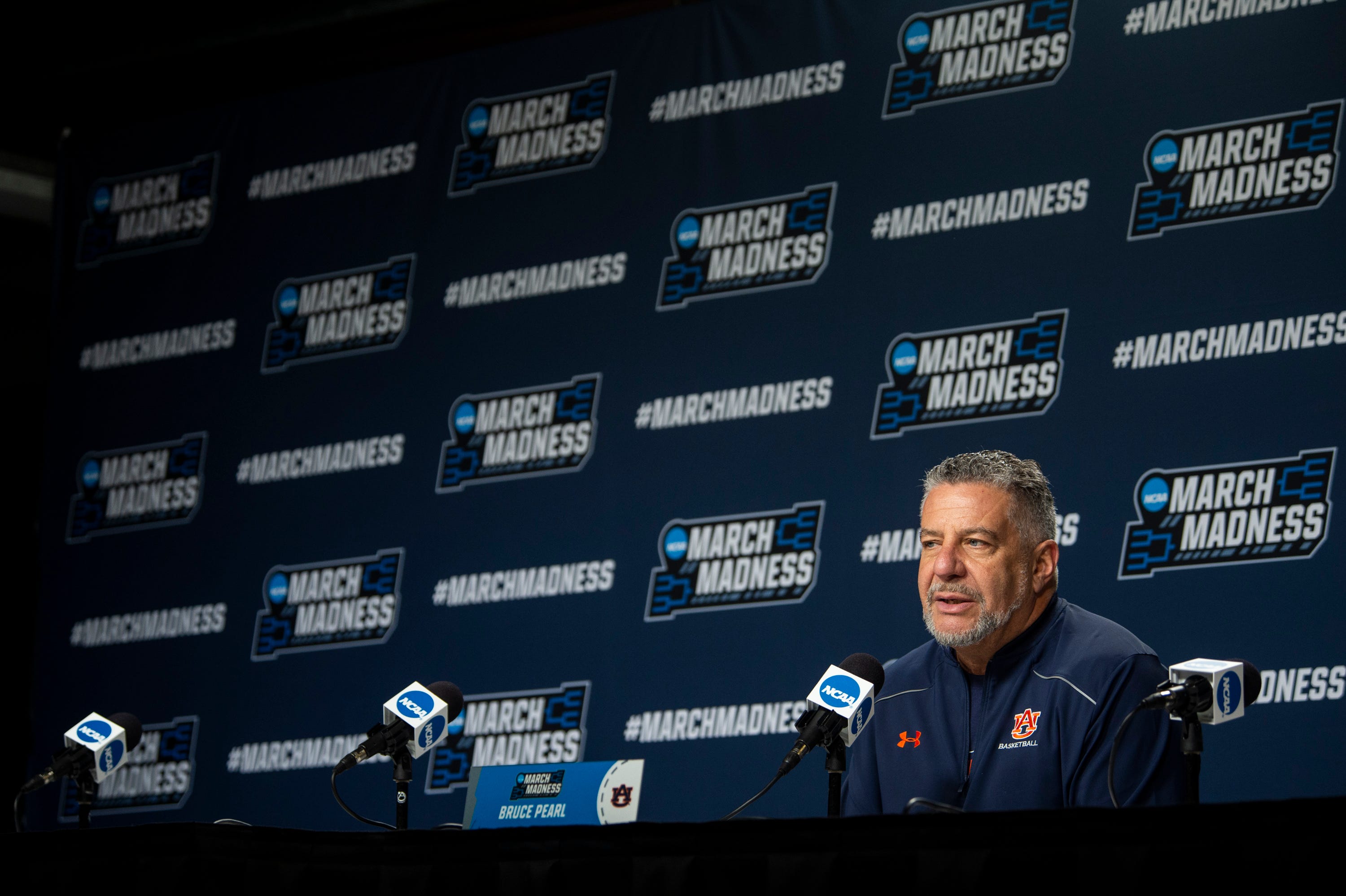Auburn Basketball Coach Bruce Pearl S Personal Reason For Supporting