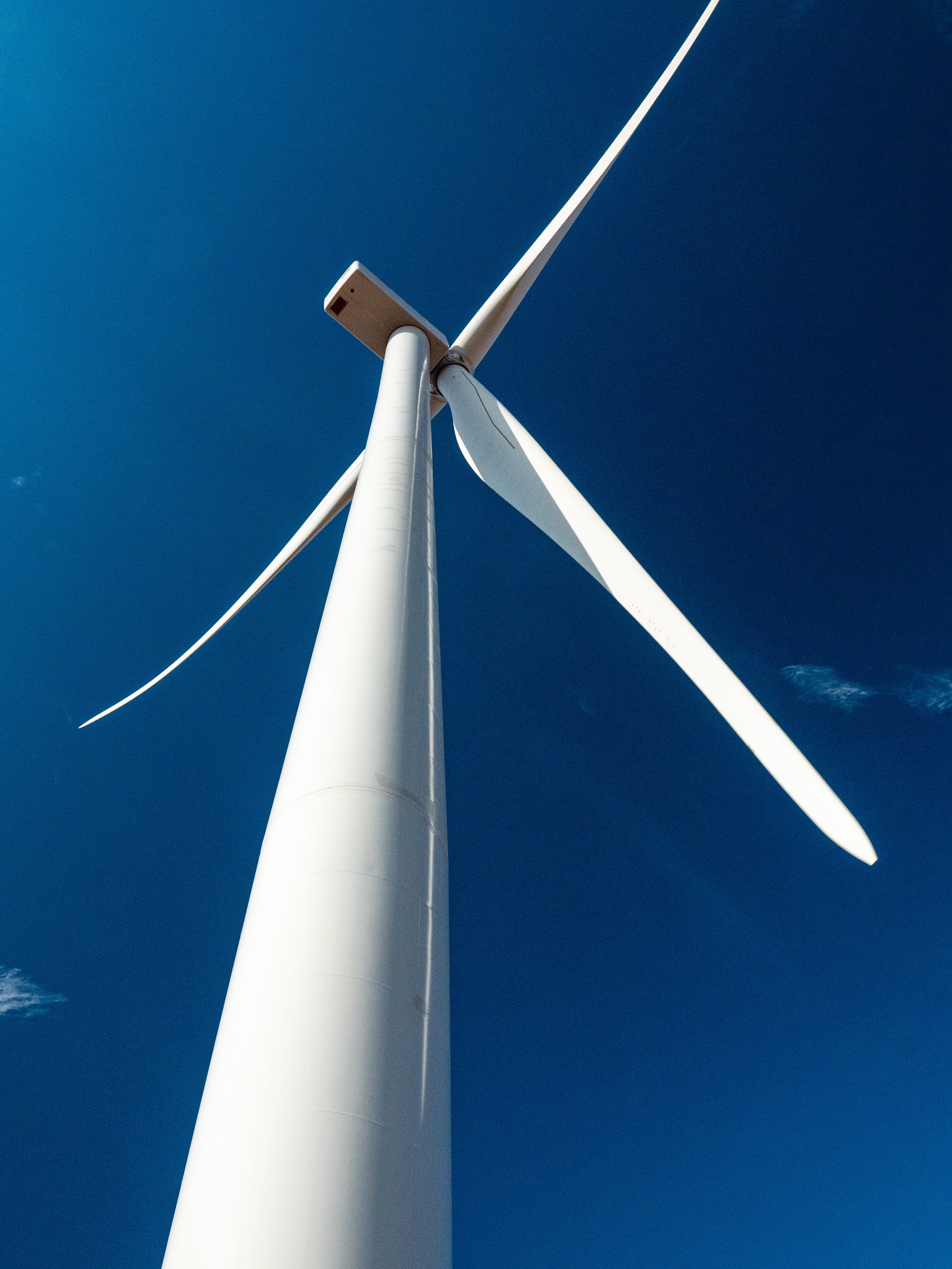 Largest wind farm built at once begins operations in Oklahoma