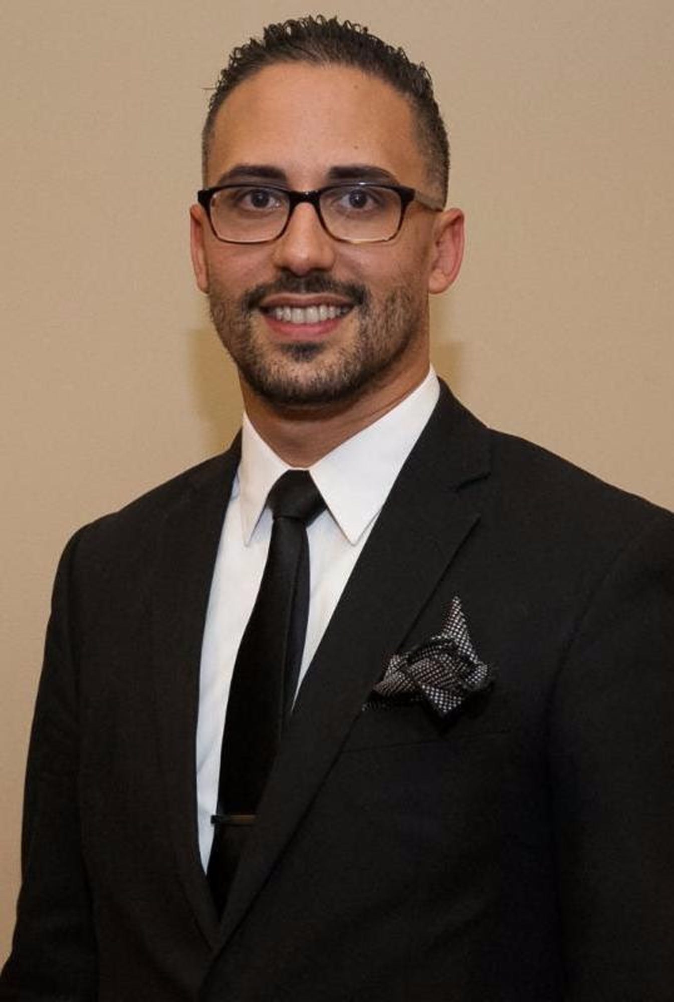 City Council to adopt acting city manager's contract for Eric Batista