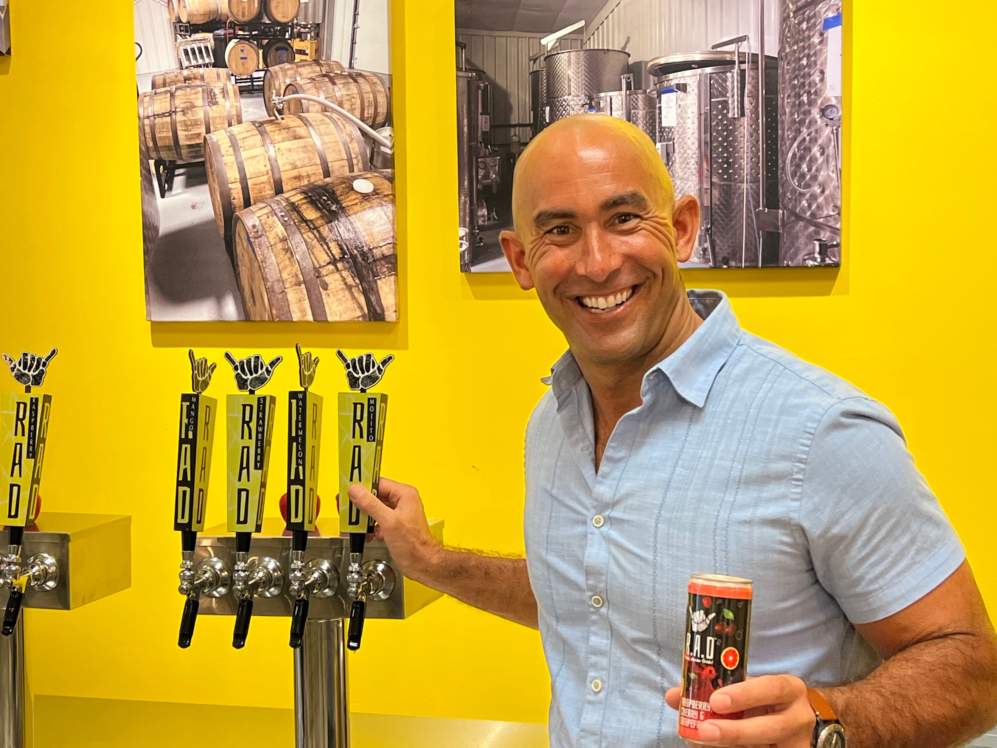 Wine tasting rooms Estero, Fort Myers, Naples: RAD Winery & Cidery