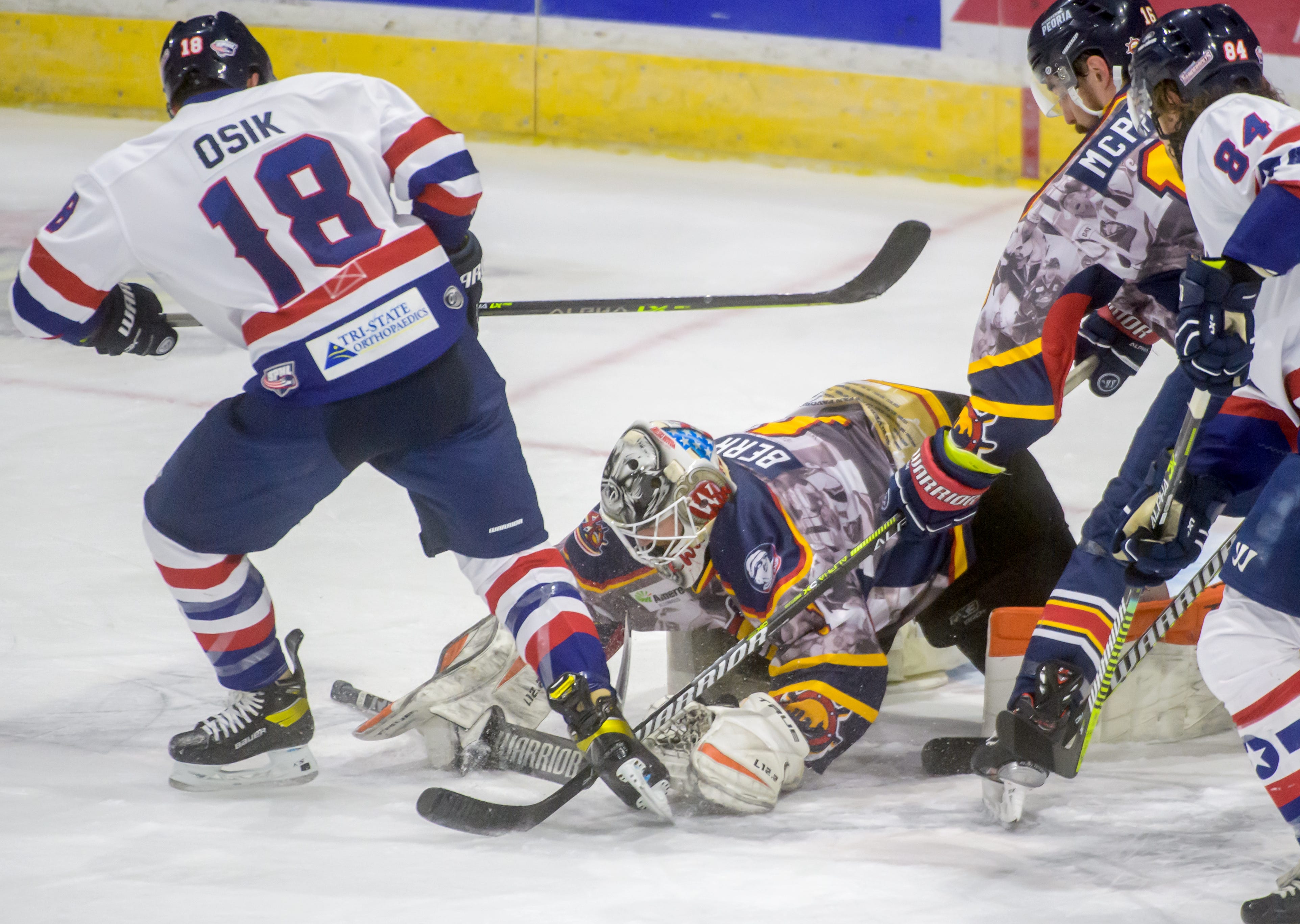 Peoria Rivermen hockey honors 'favorite 40' with special jersey, big win
