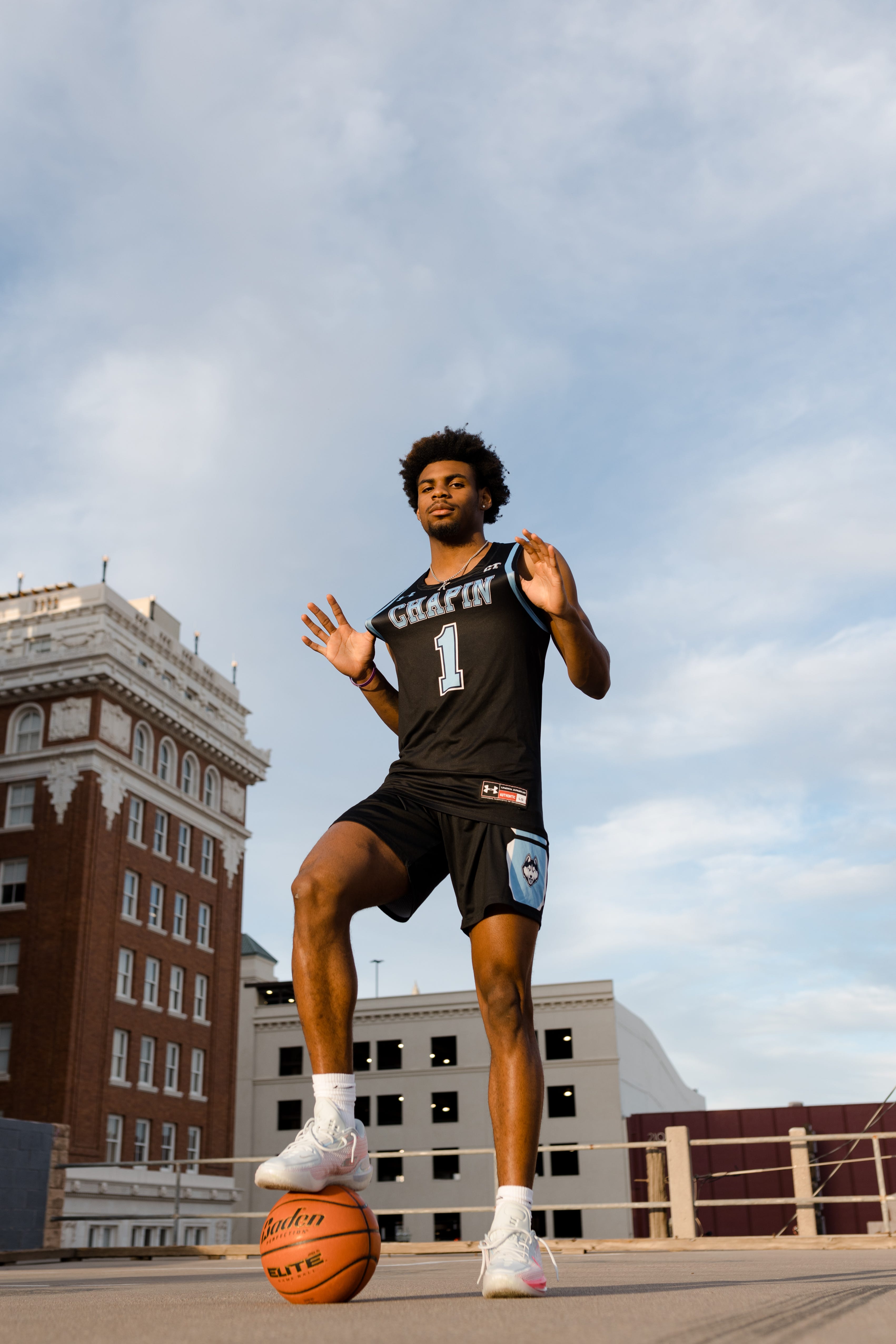 Basketball standout KJ Lewis to transfer from Chapin to Duncanville