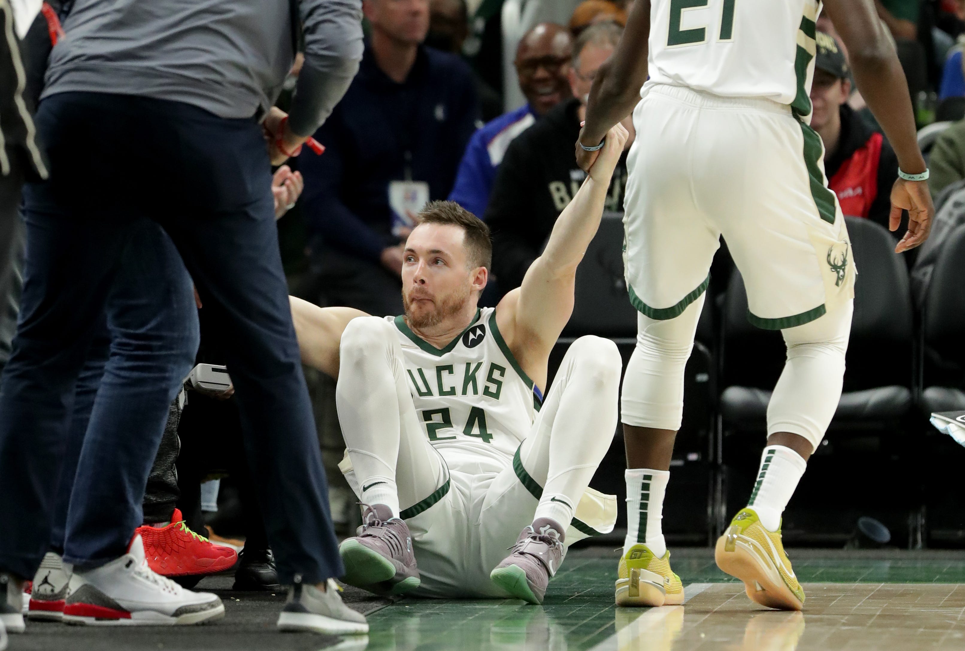 Bucks guard Pat Connaughton out three weeks with calf strain injury