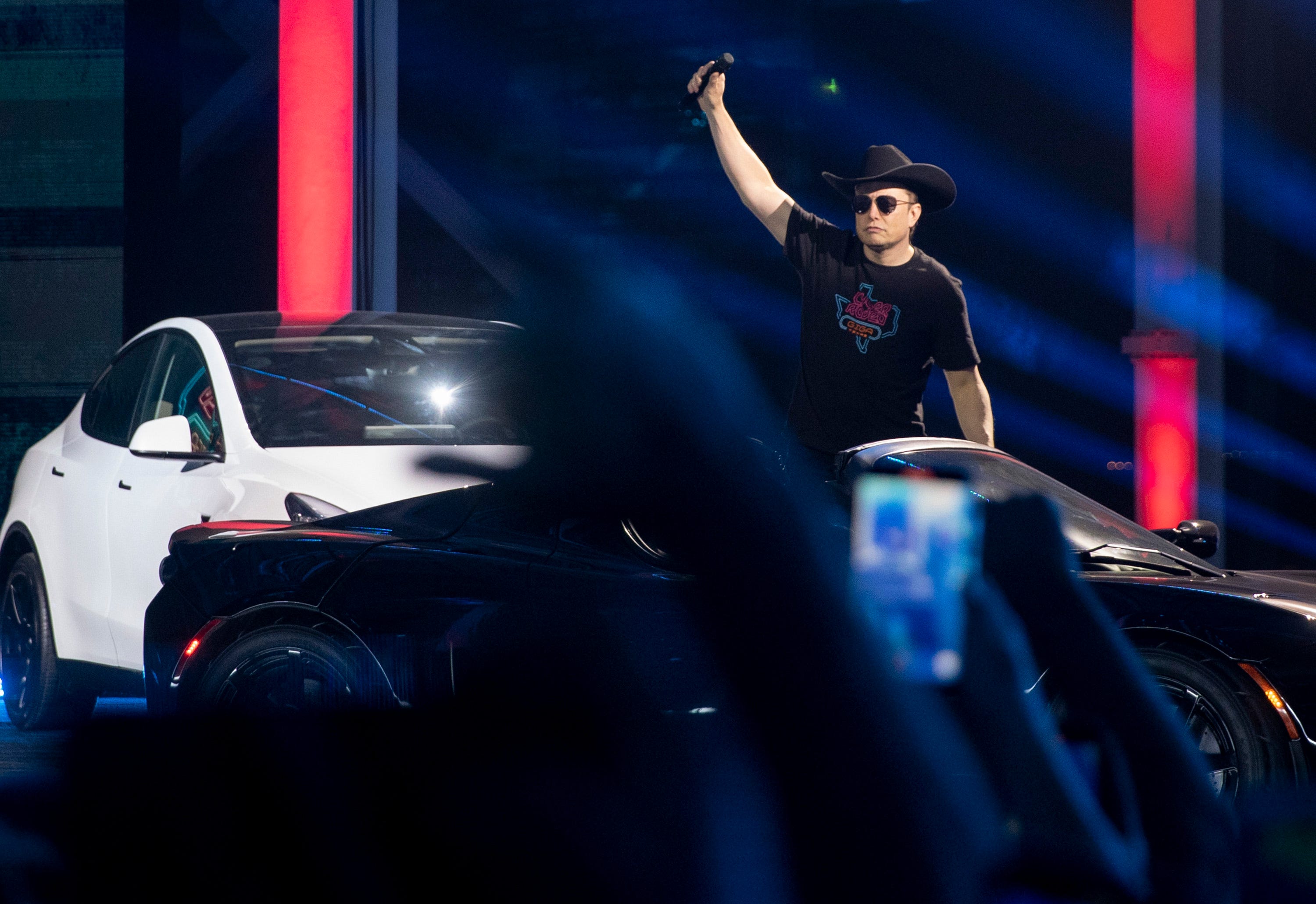 Elon Musk announces Tesla engineering headquarters in California