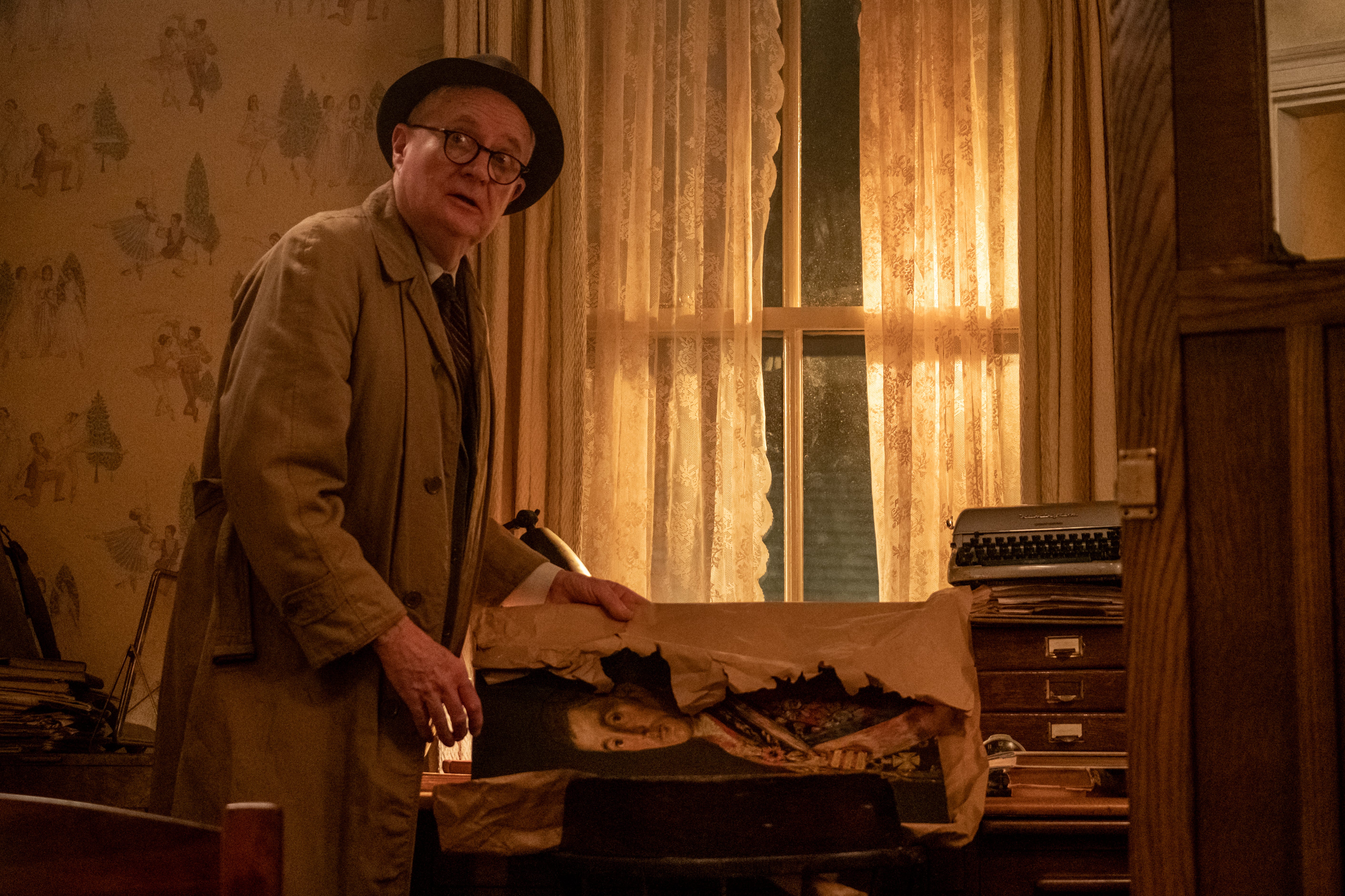 'The Duke' movie review: Jim Broadbent and Helen Mirren are 'pure joy'