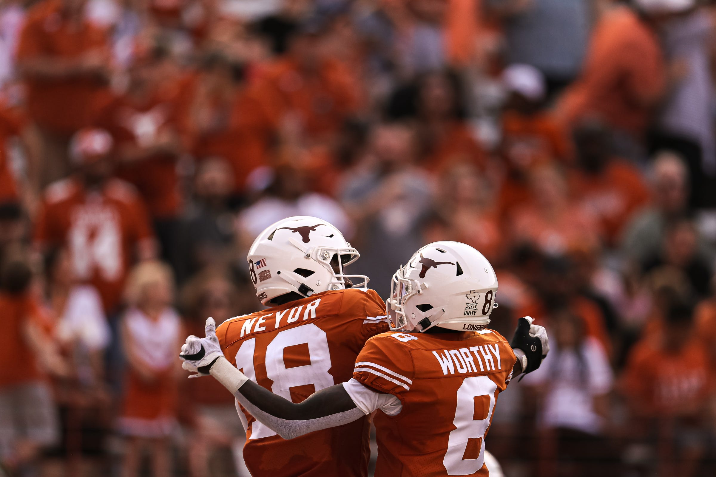 Texas football team shows promise, baseball team clobbers Baylor