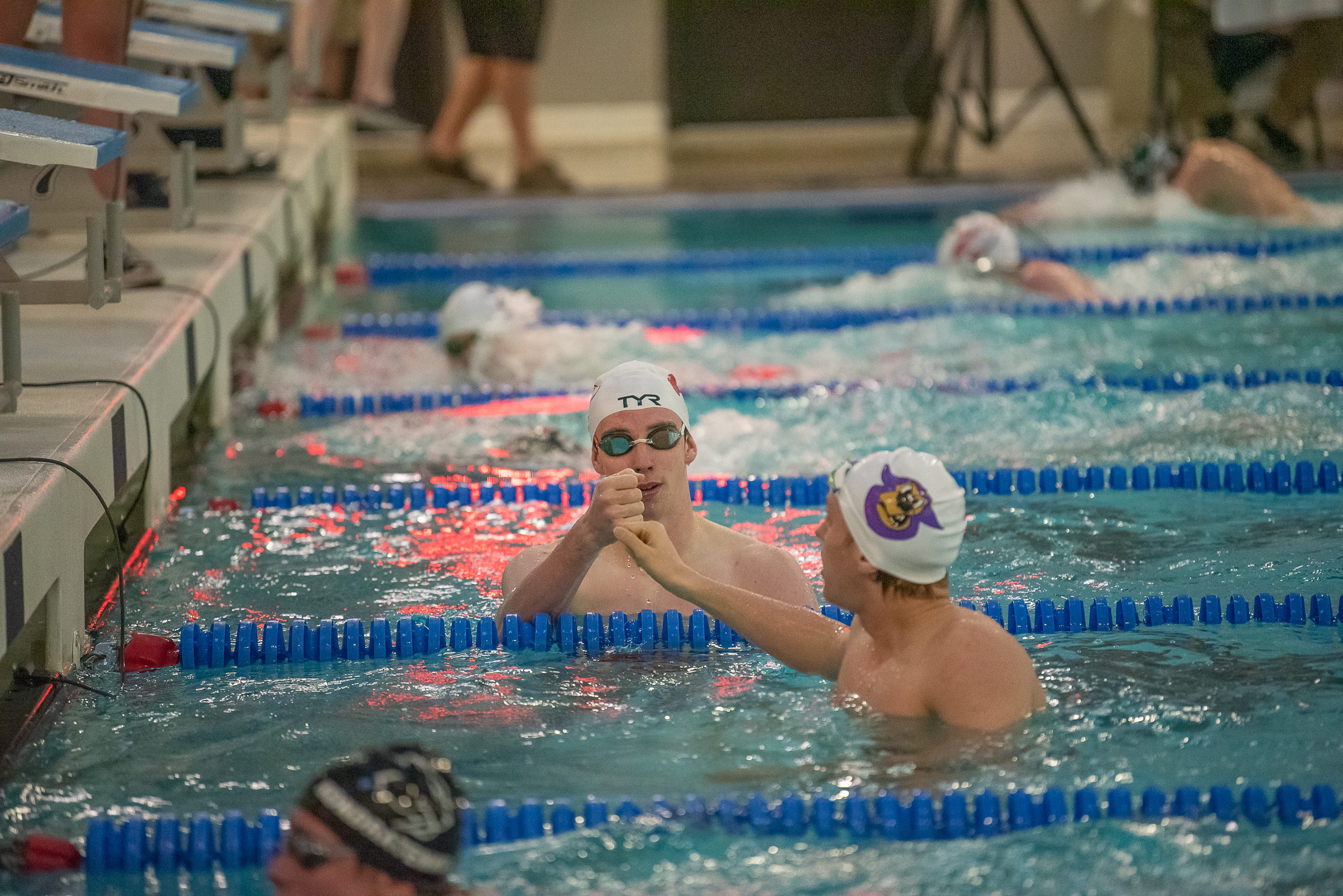 Snowboarding helps Rocky Mountain's Jake Suchowski break diving record