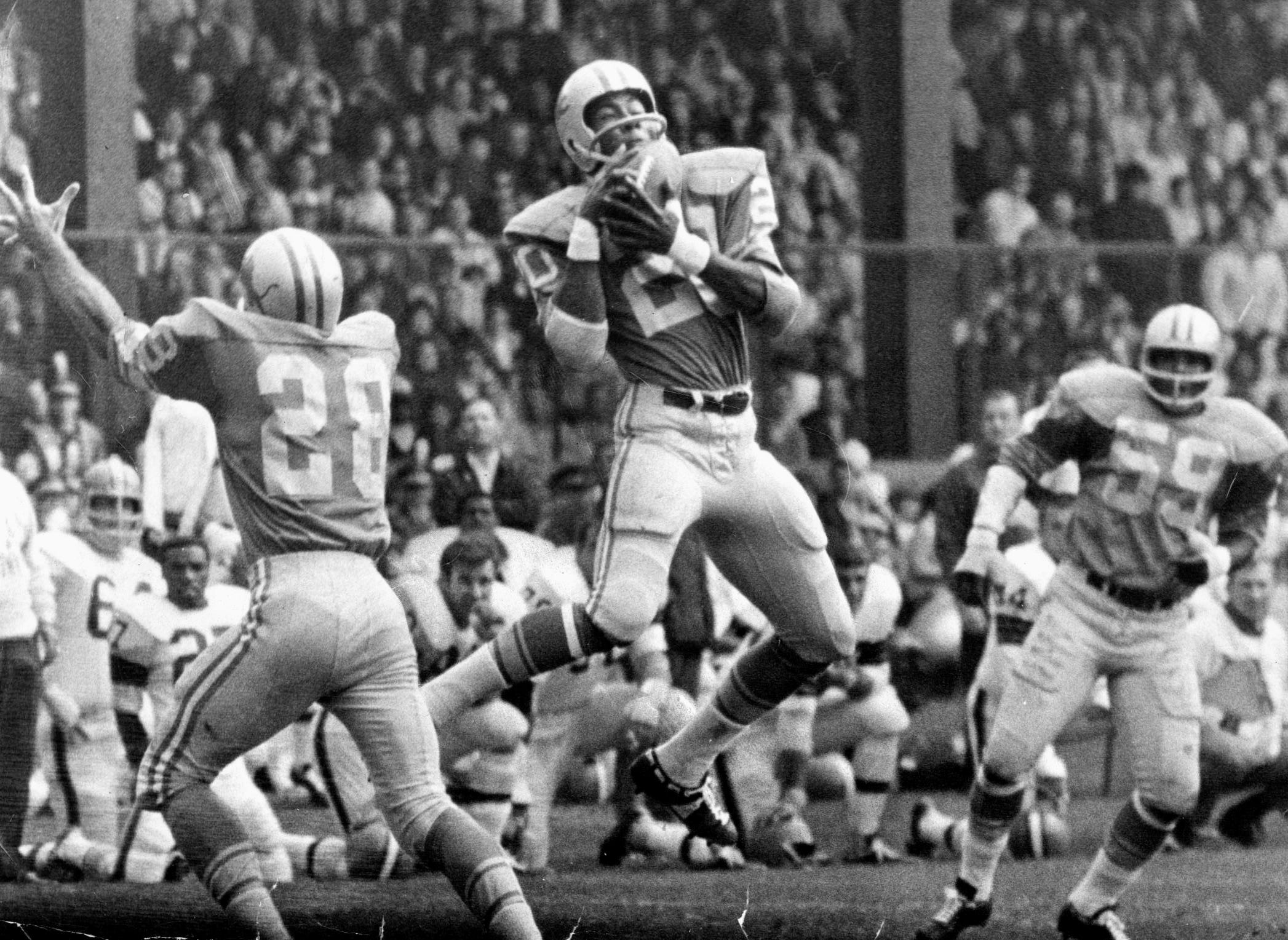 Detroit Lions great Lem Barney in failing health, subject of family battle