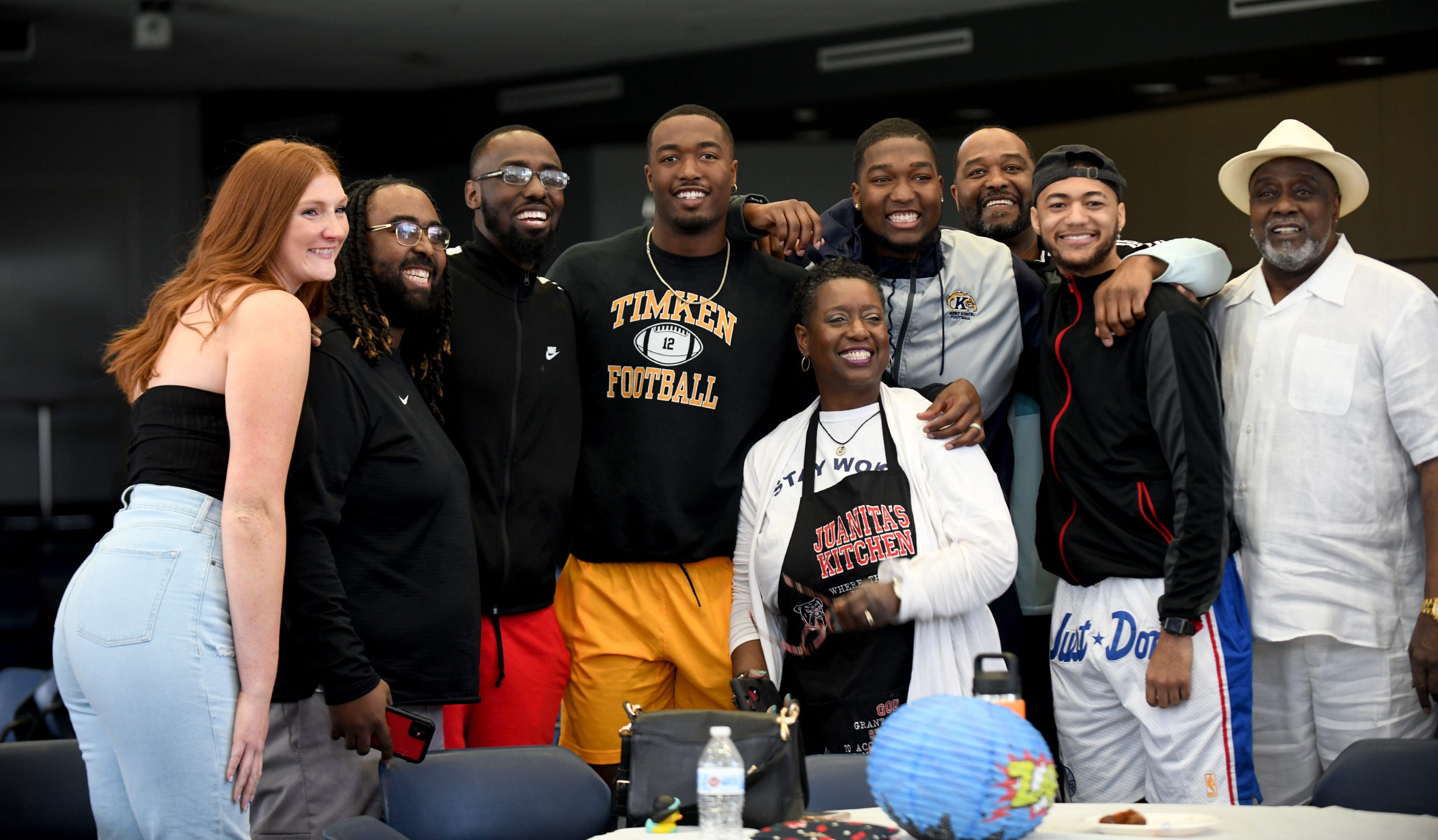 Family prepares Chicago Bears draft pick Dominique Robinson for NFL