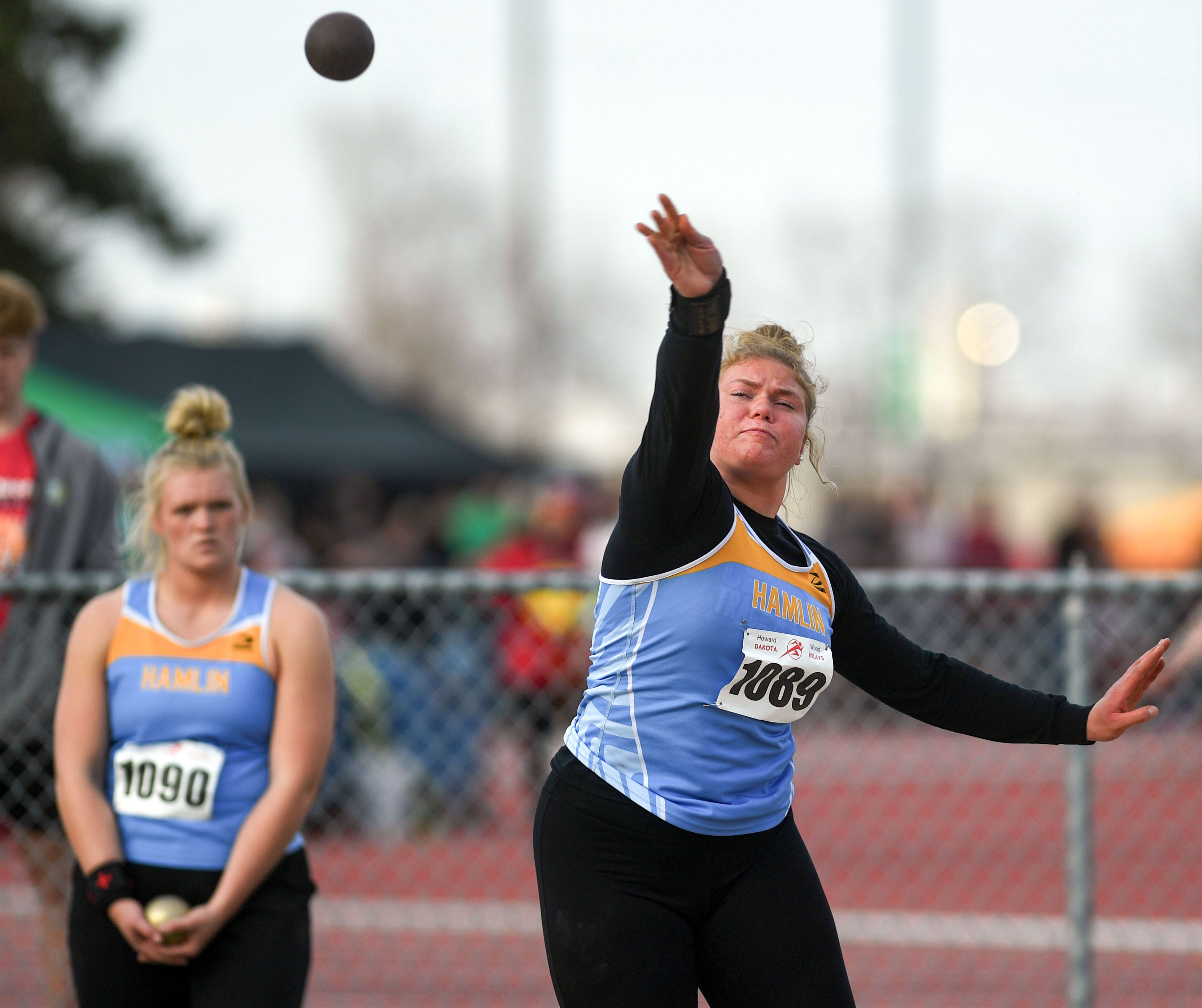 South Dakota state shot put record holder to compete for Gators.