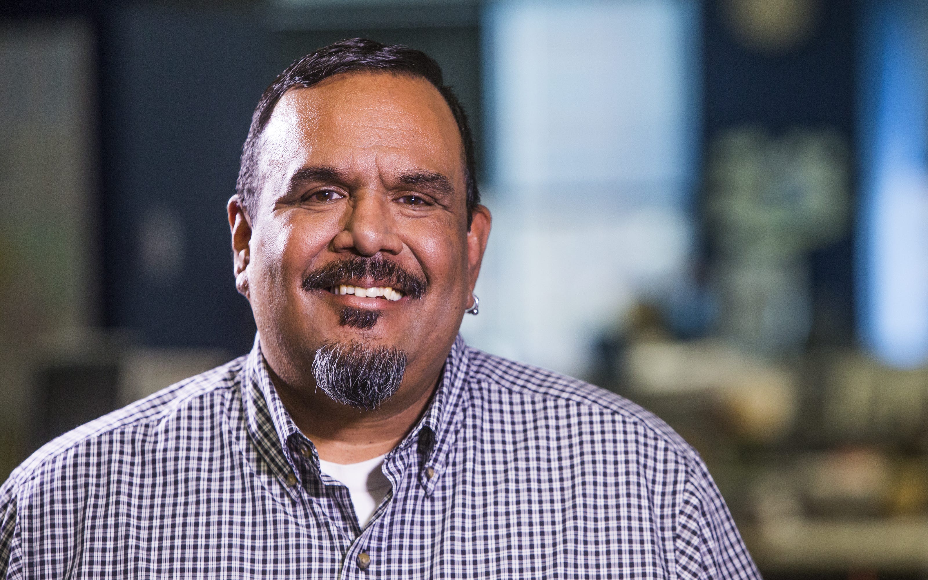Mike Cruz of Arizona Republic selected for Maynard 200 fellowship