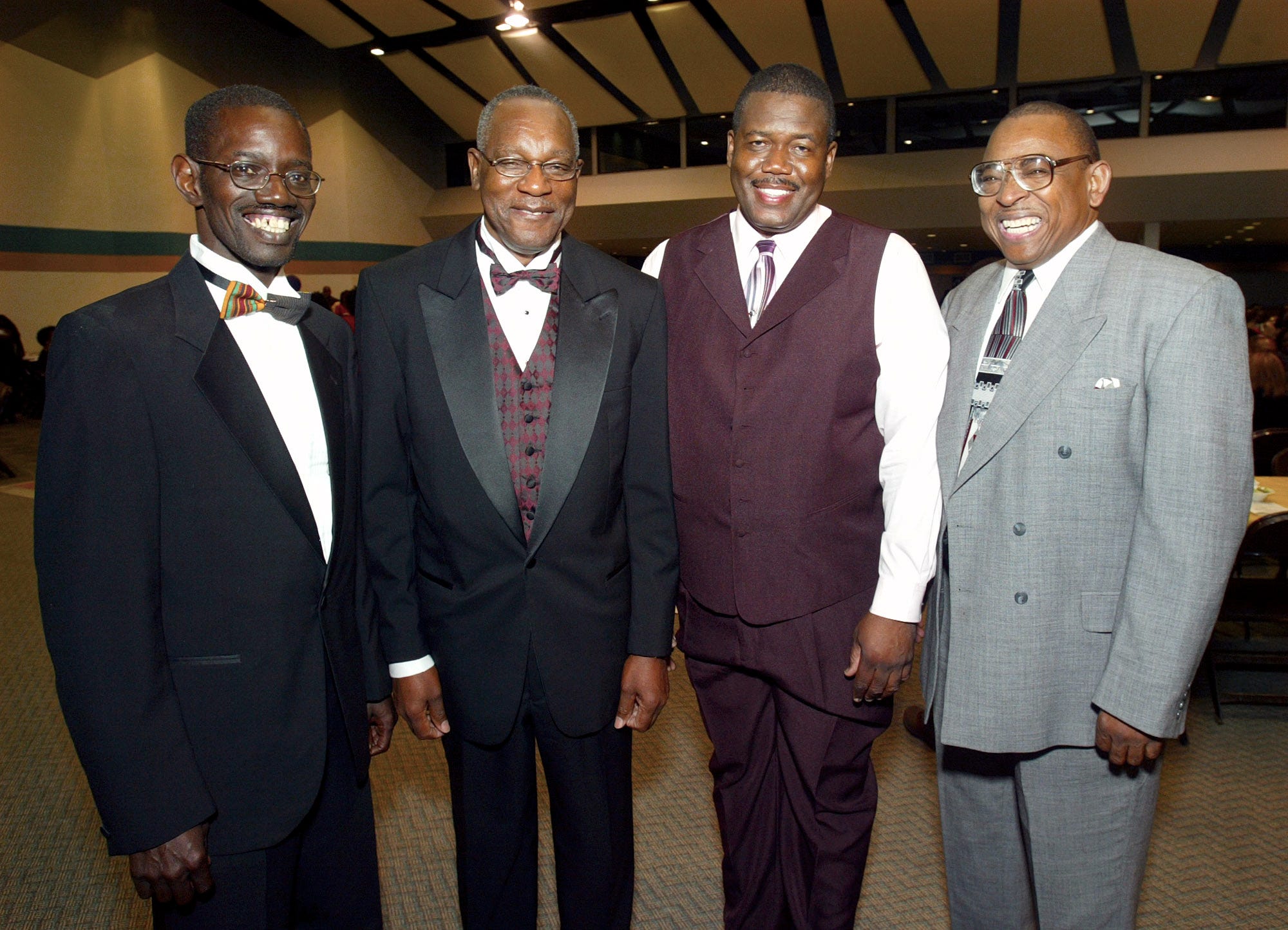 Donzell Floyd, who ran Jewett Alumni Association, dies at 73