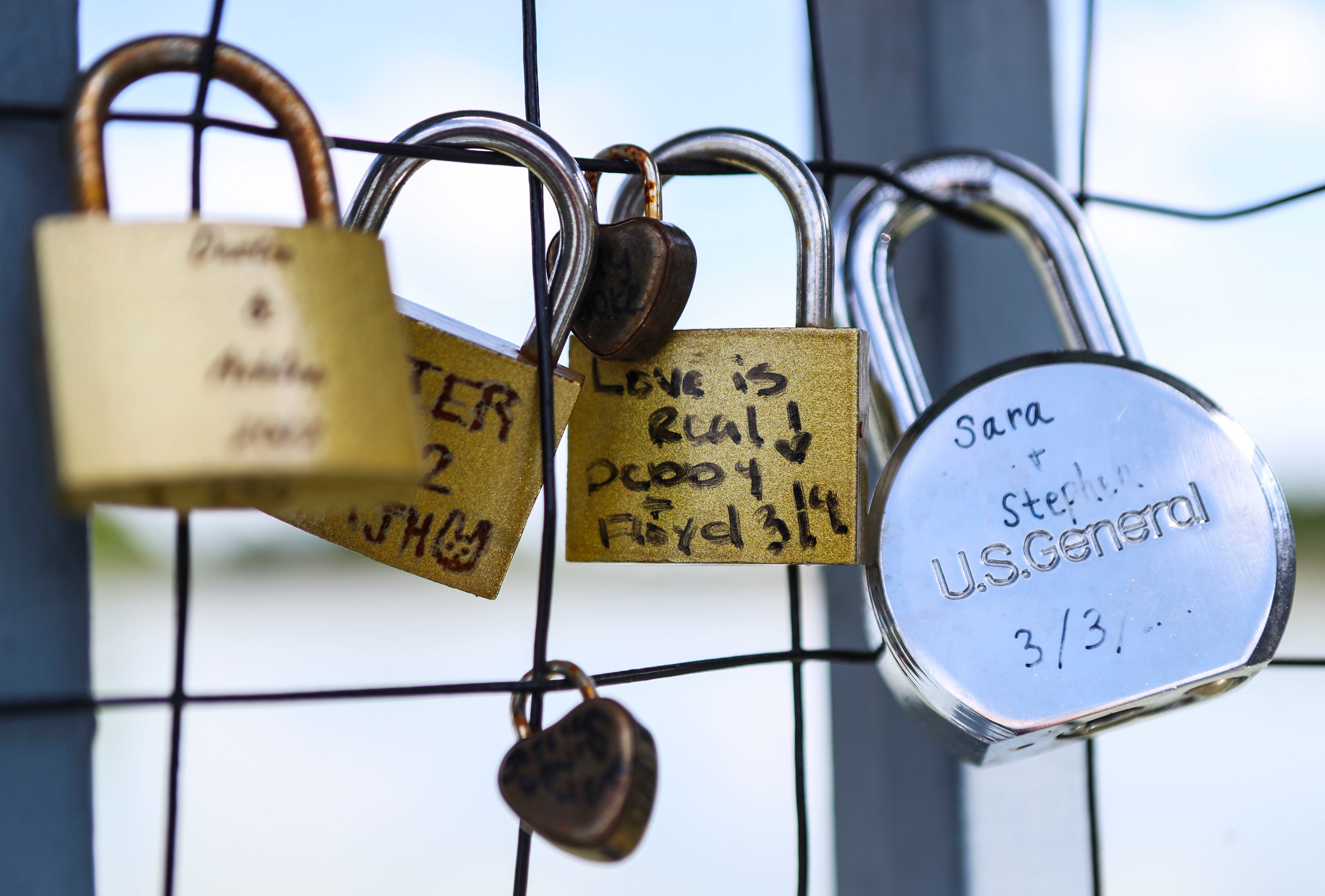 Leave your 'love lock' at this iconic Louisville-area restaurant
