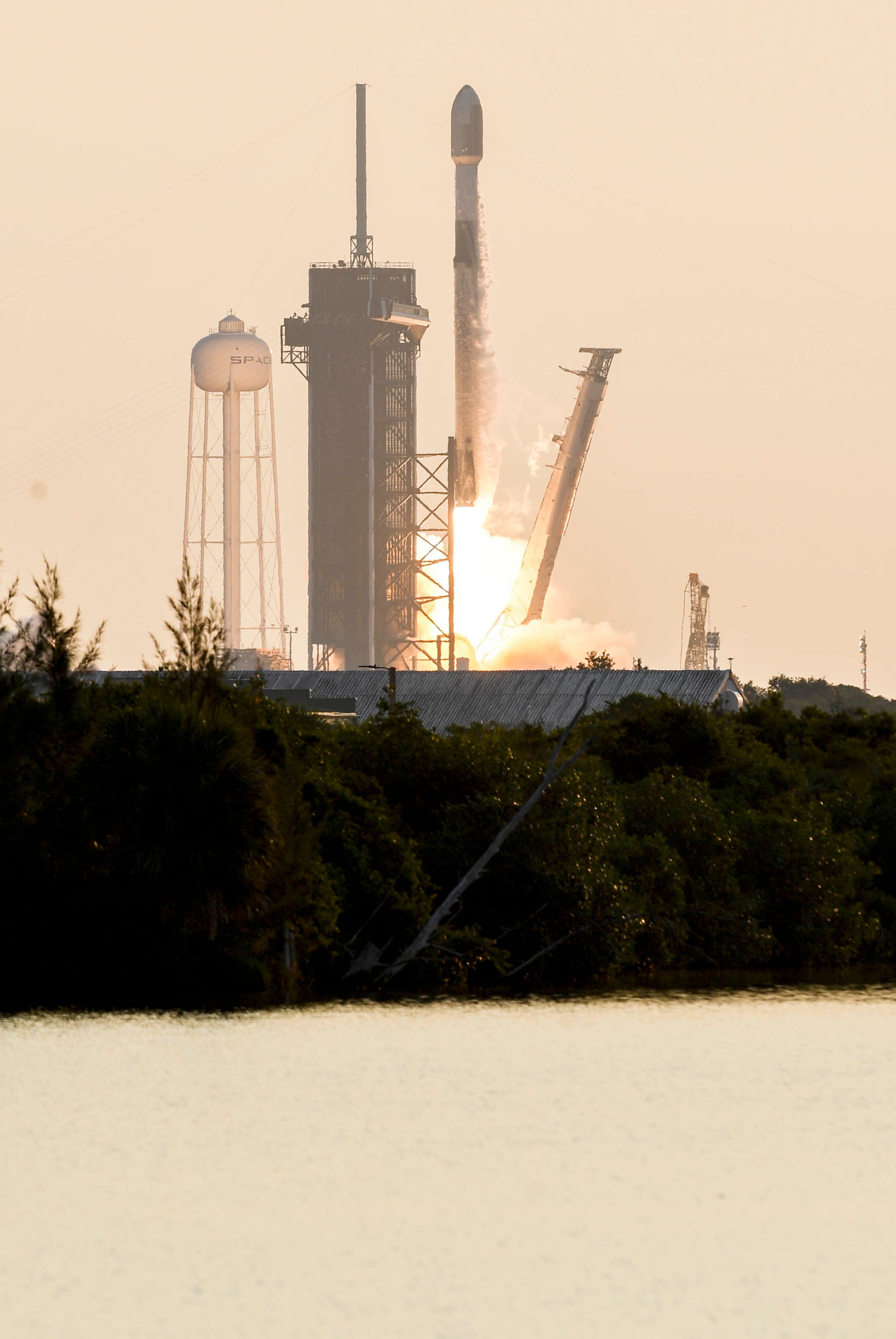 SpaceX launch lined up for Sunday morning from Kennedy Space Center
